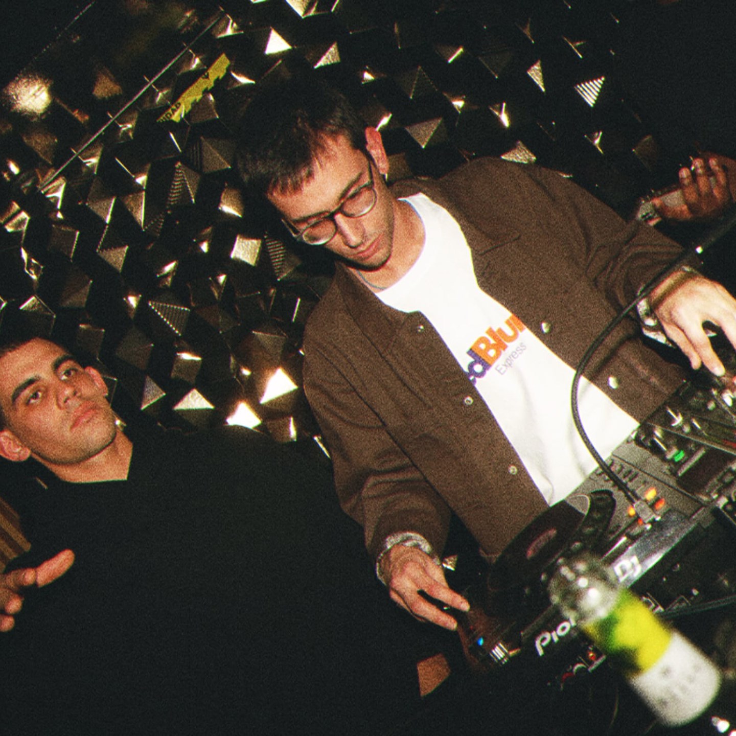 Massis · Artist Profile