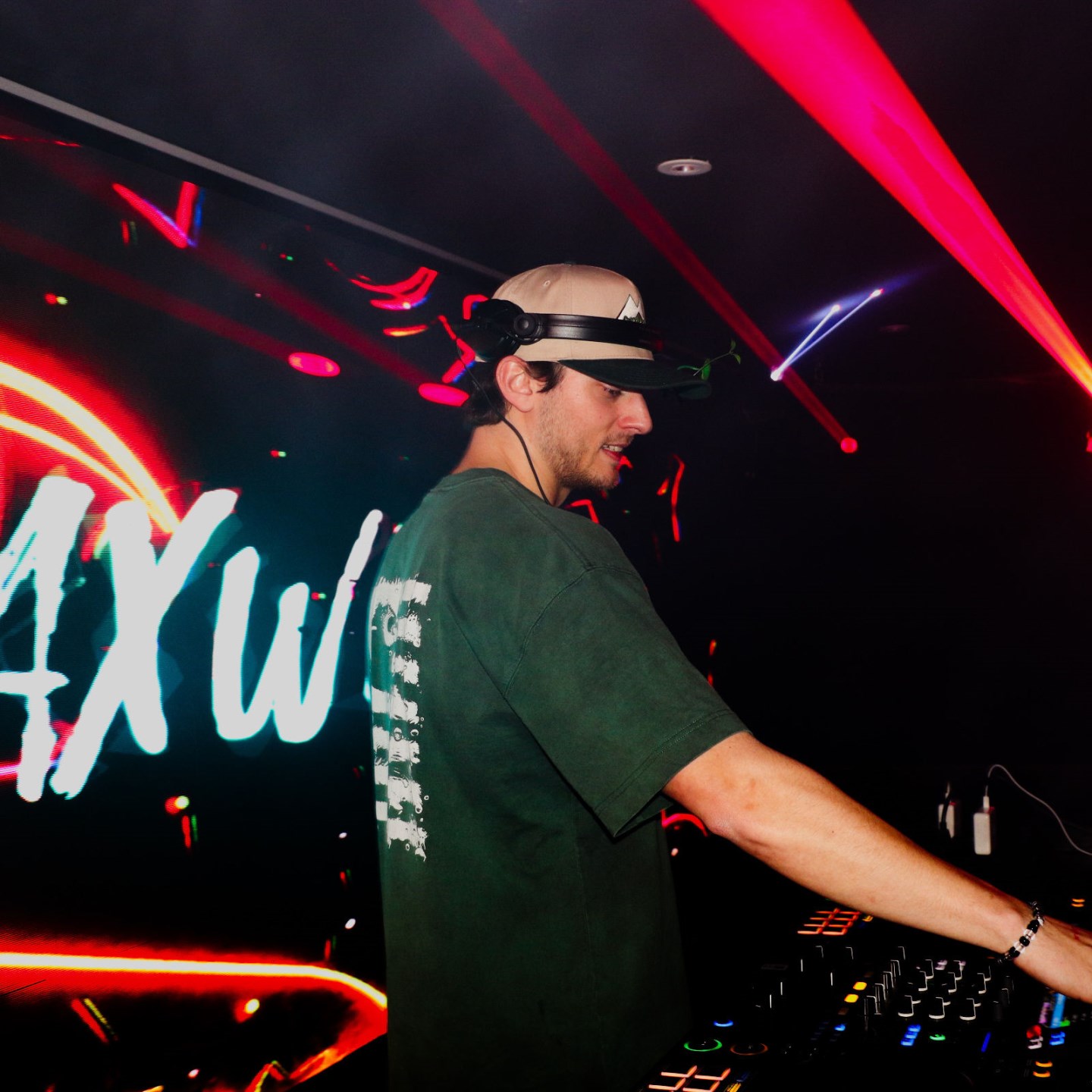 Maxwell (PHL) · Artist Profile