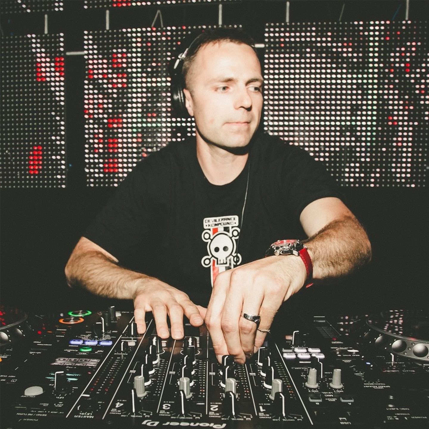 Michael Wenz · Artist Profile