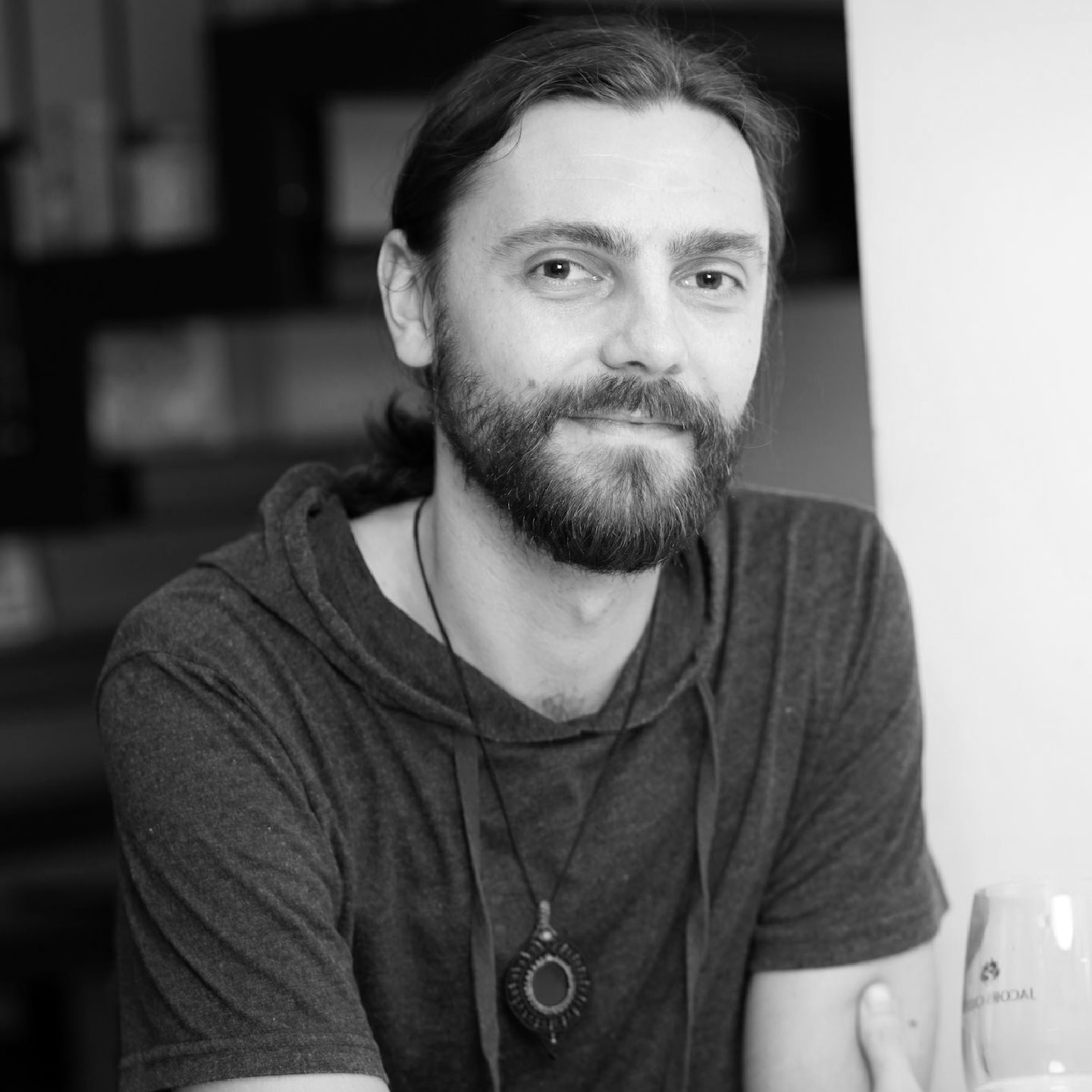 Mihow · Artist Profile