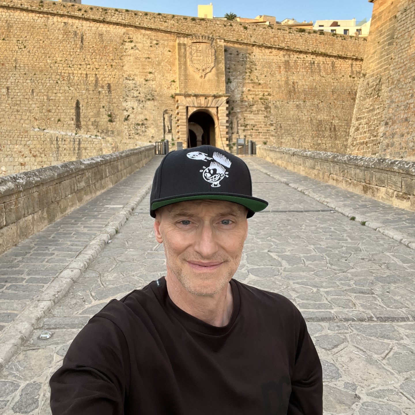 Mike Nervous · Artist Profile
