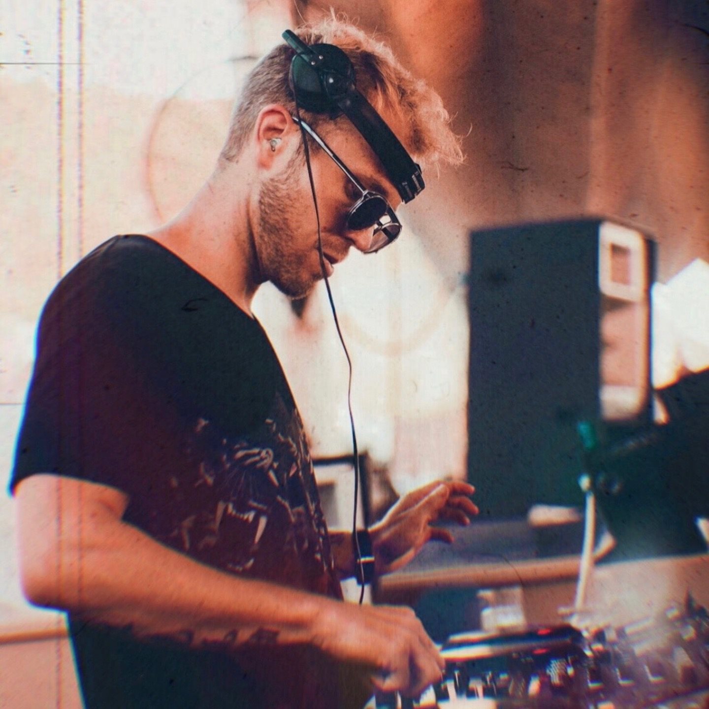 Mike Vale · Biography