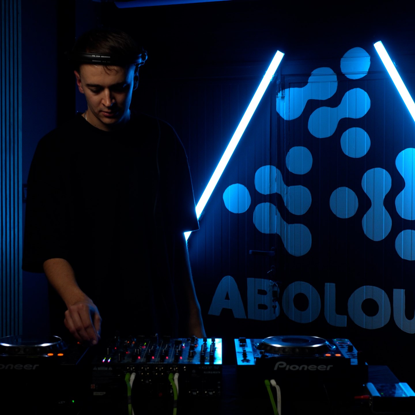 Milak · Artist Profile