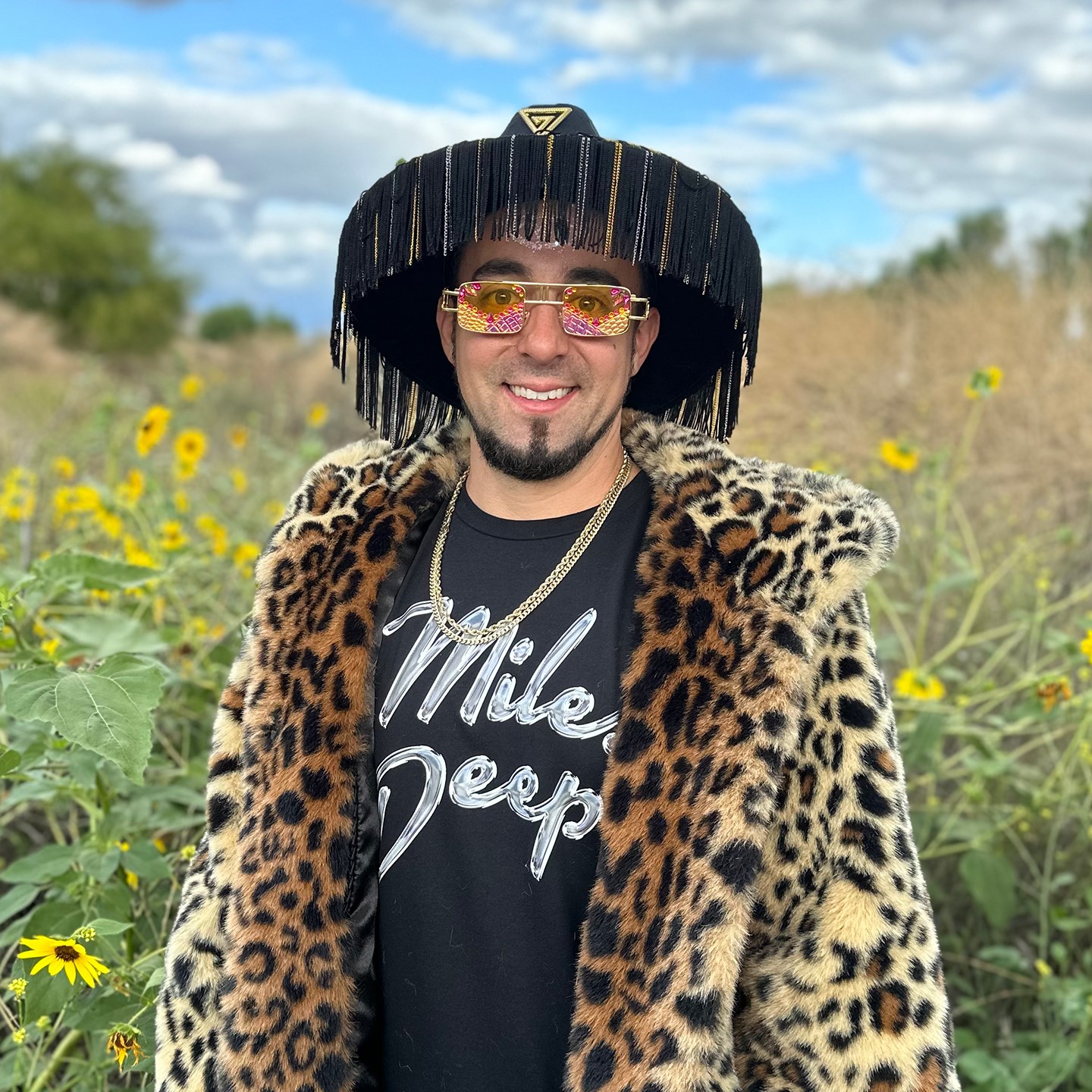 Miles Deep · Biography