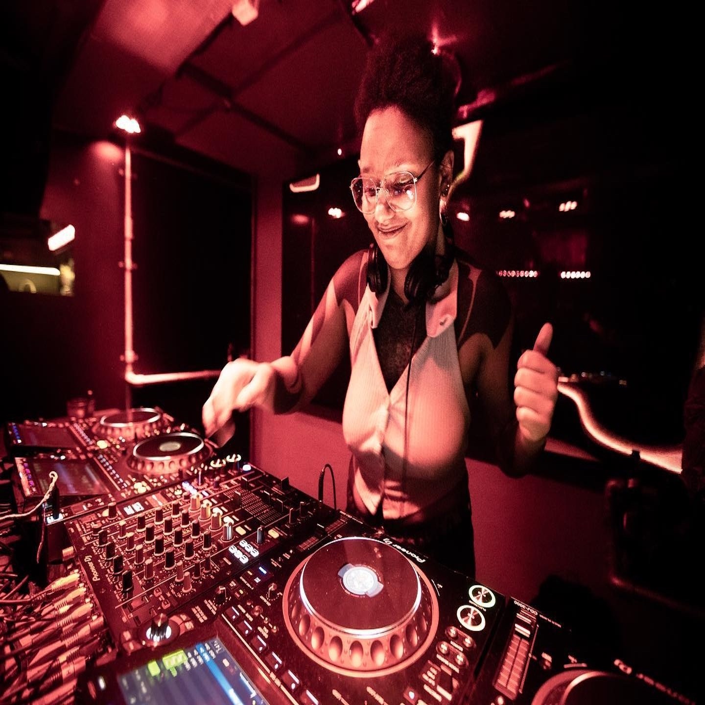 Milo (4) · Artist Profile