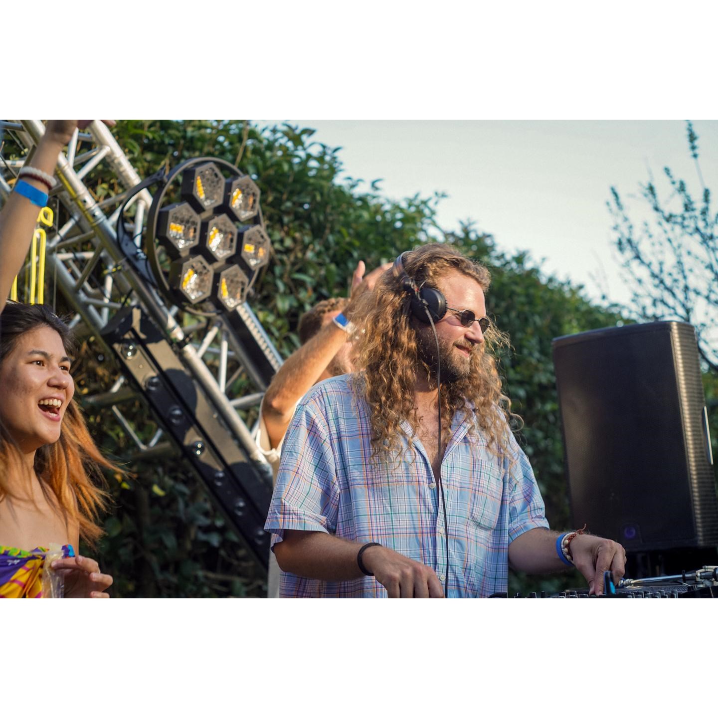 Moulin.music · Artist Profile