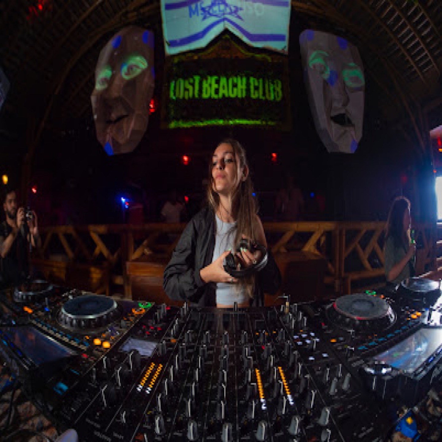 Ms. Elin Liso · Artist Profile