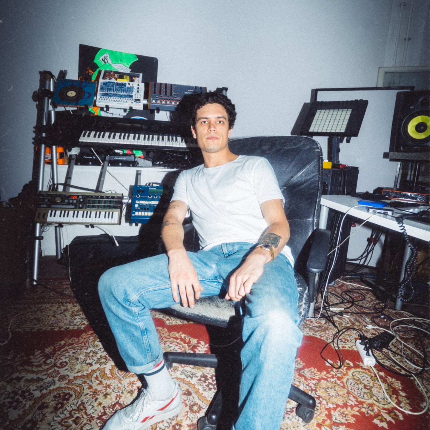 MT-V · Artist Profile