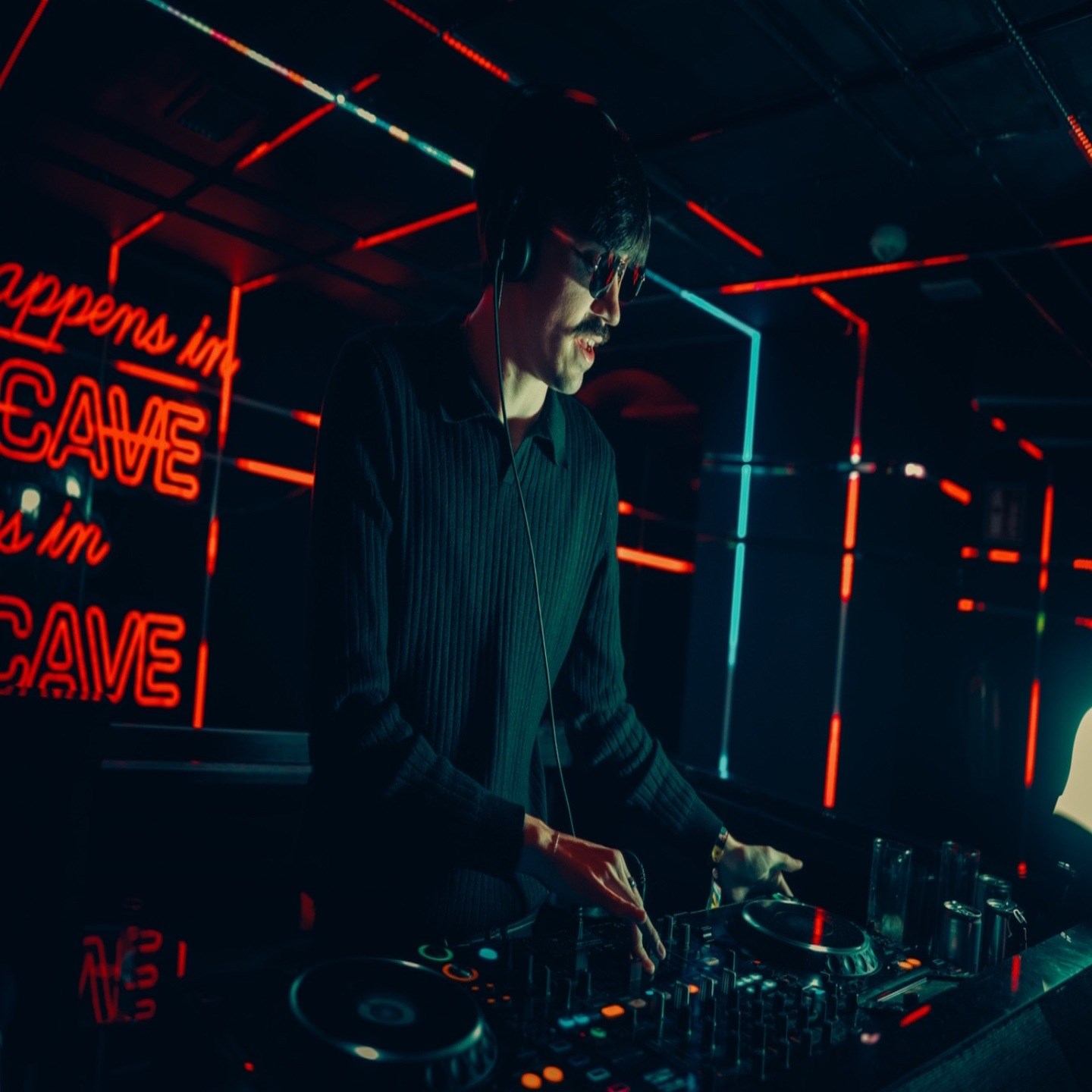 MURFF · Artist Profile