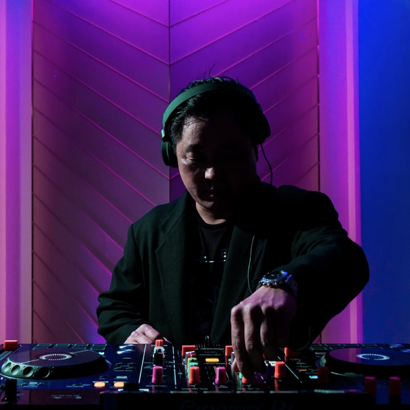 Newty · Artist Profile