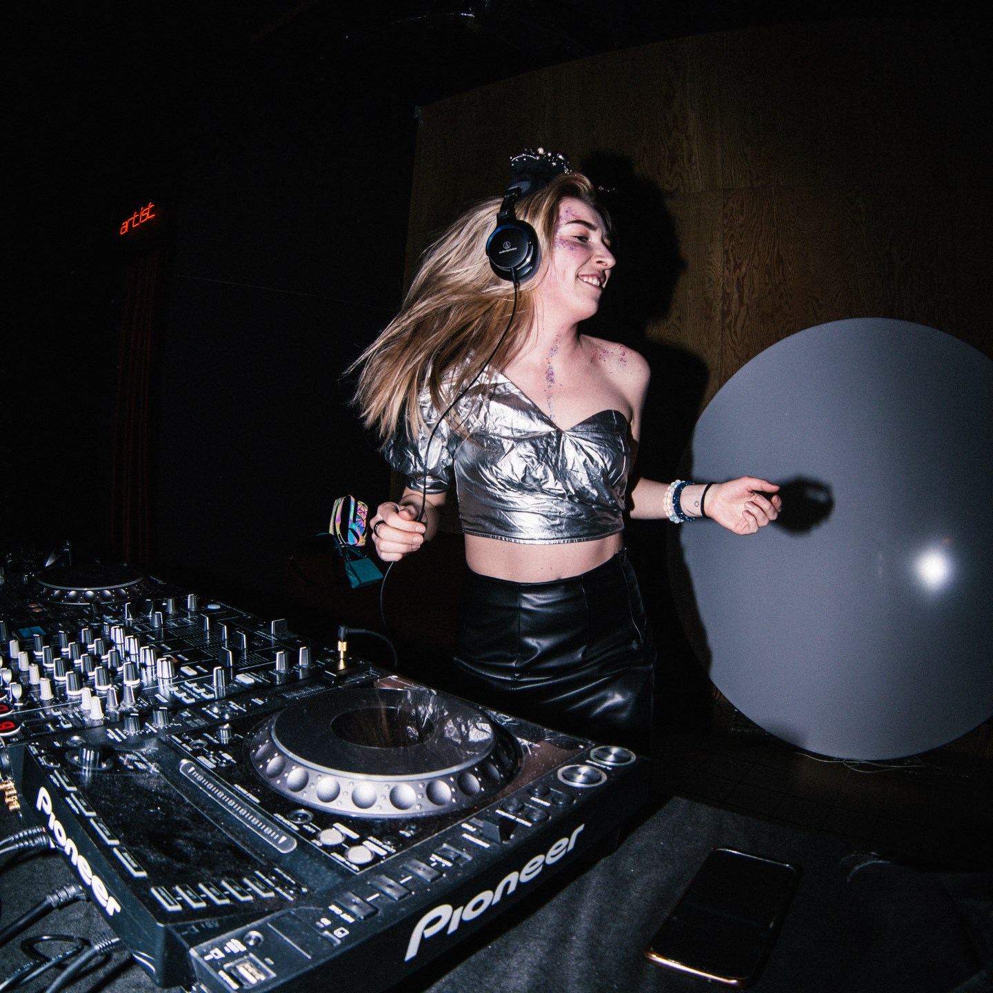 nnastie · Artist Profile