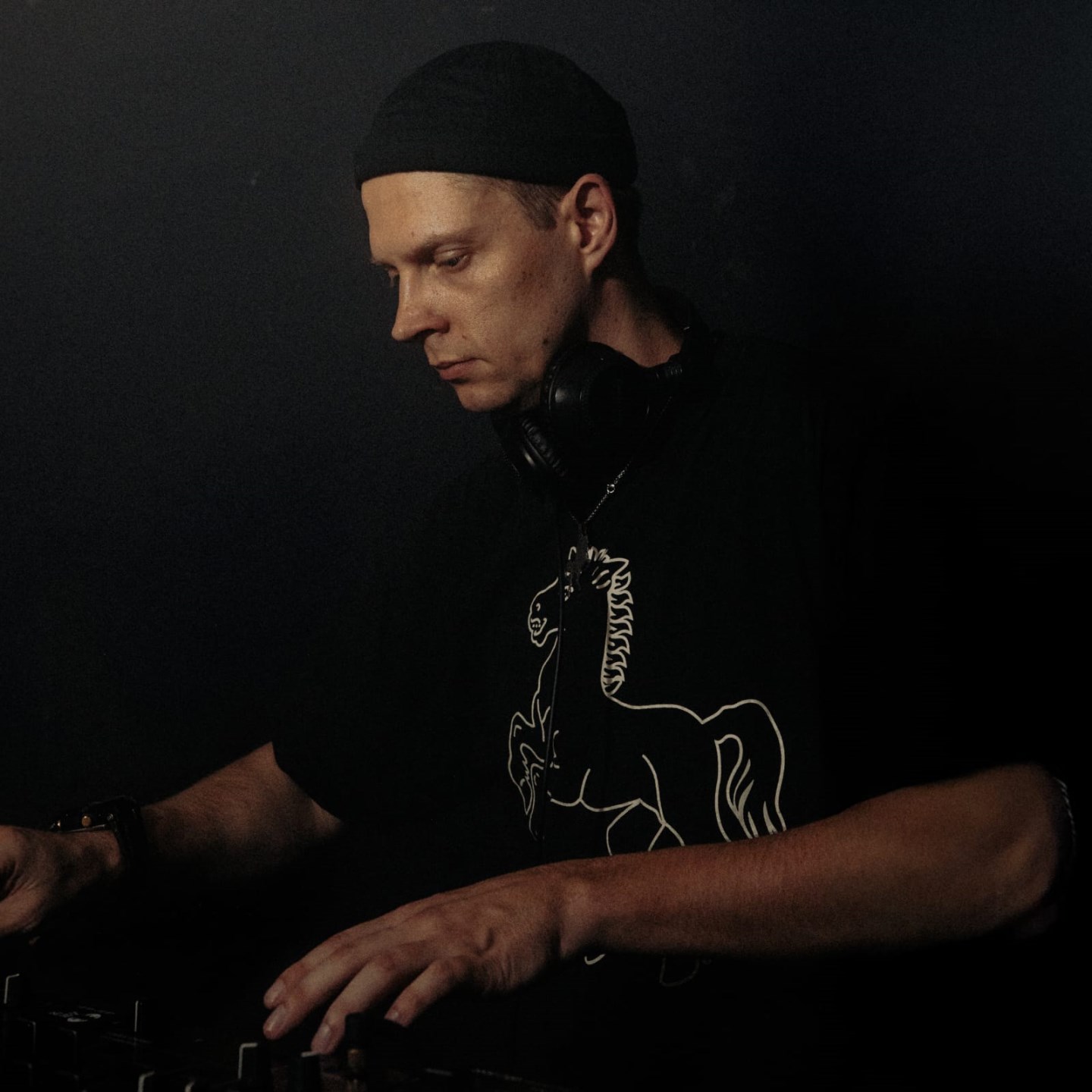 Oliver Kotiużyński · Artist Profile