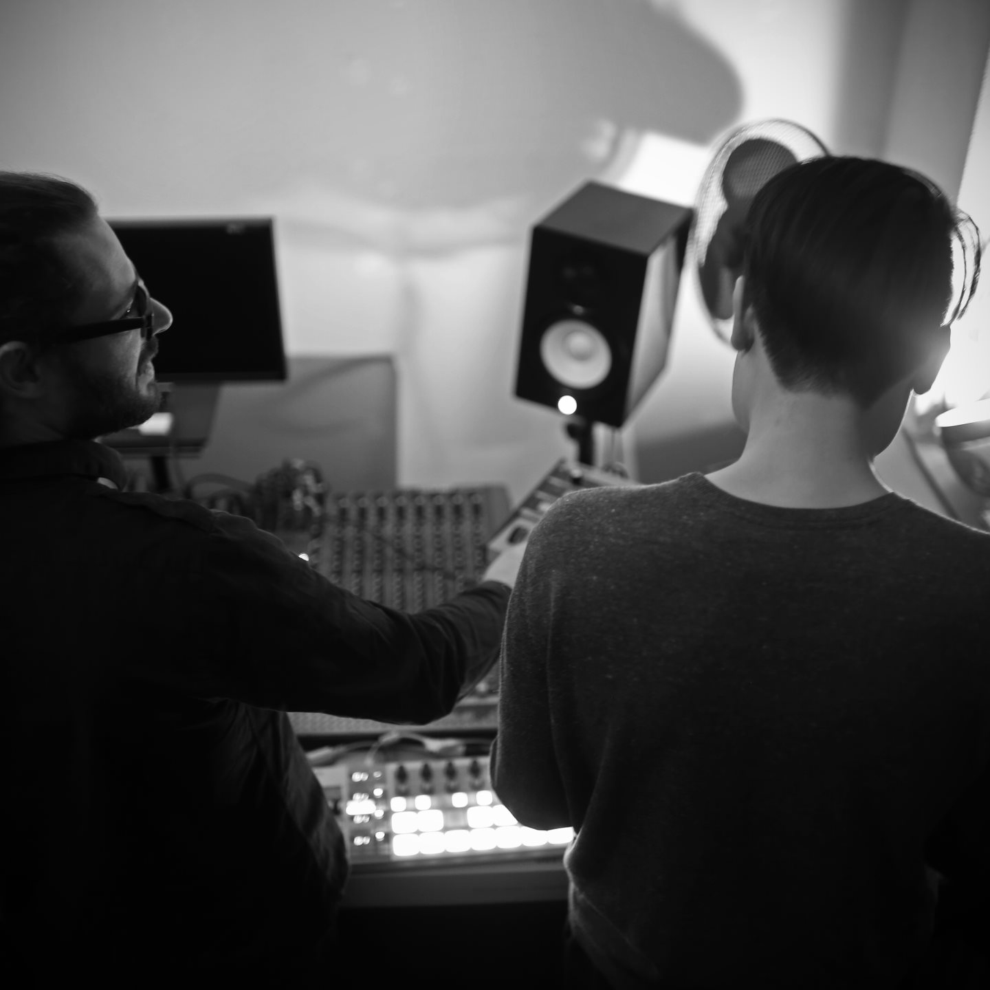 Omega Zen · Artist Profile