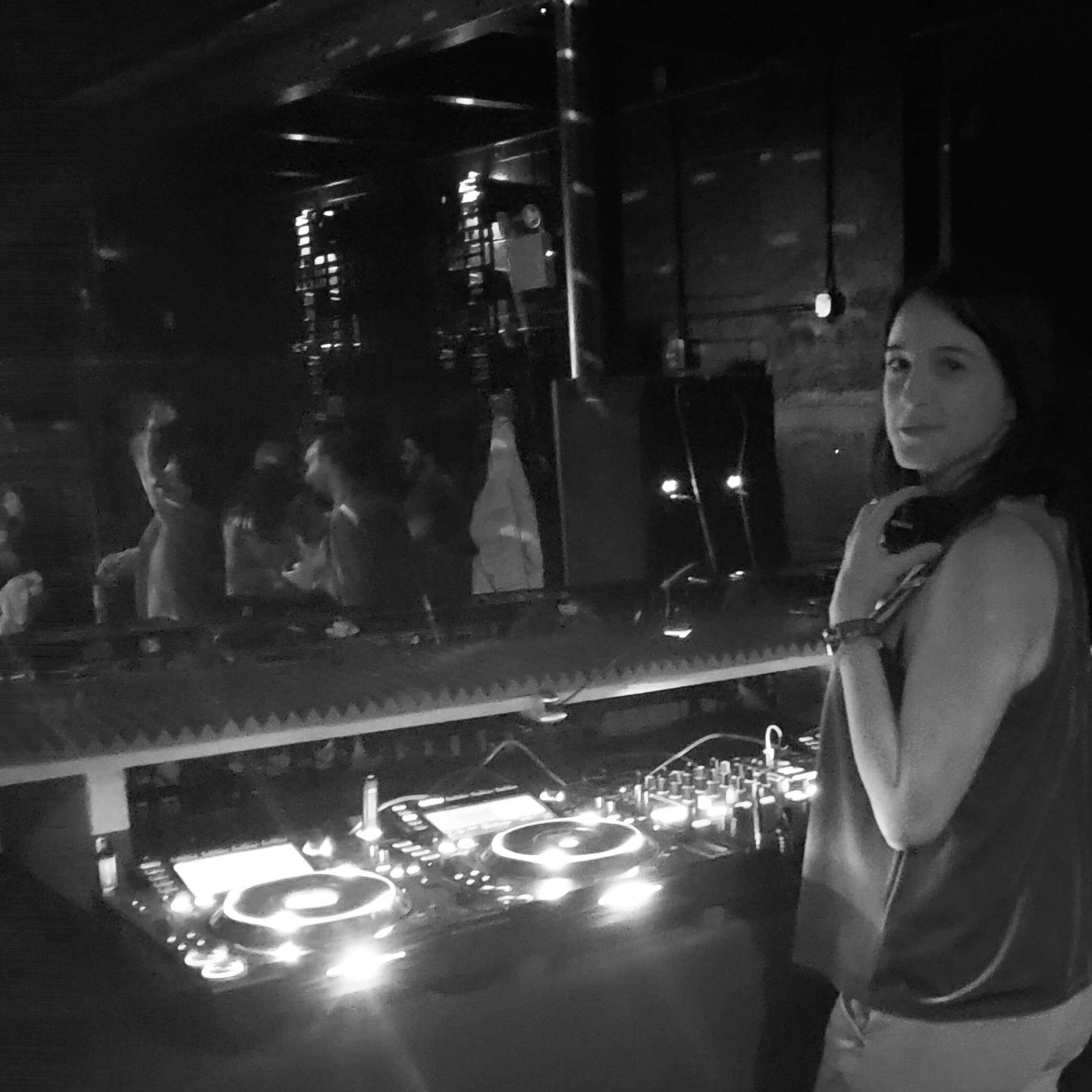 OmNa · Artist Profile