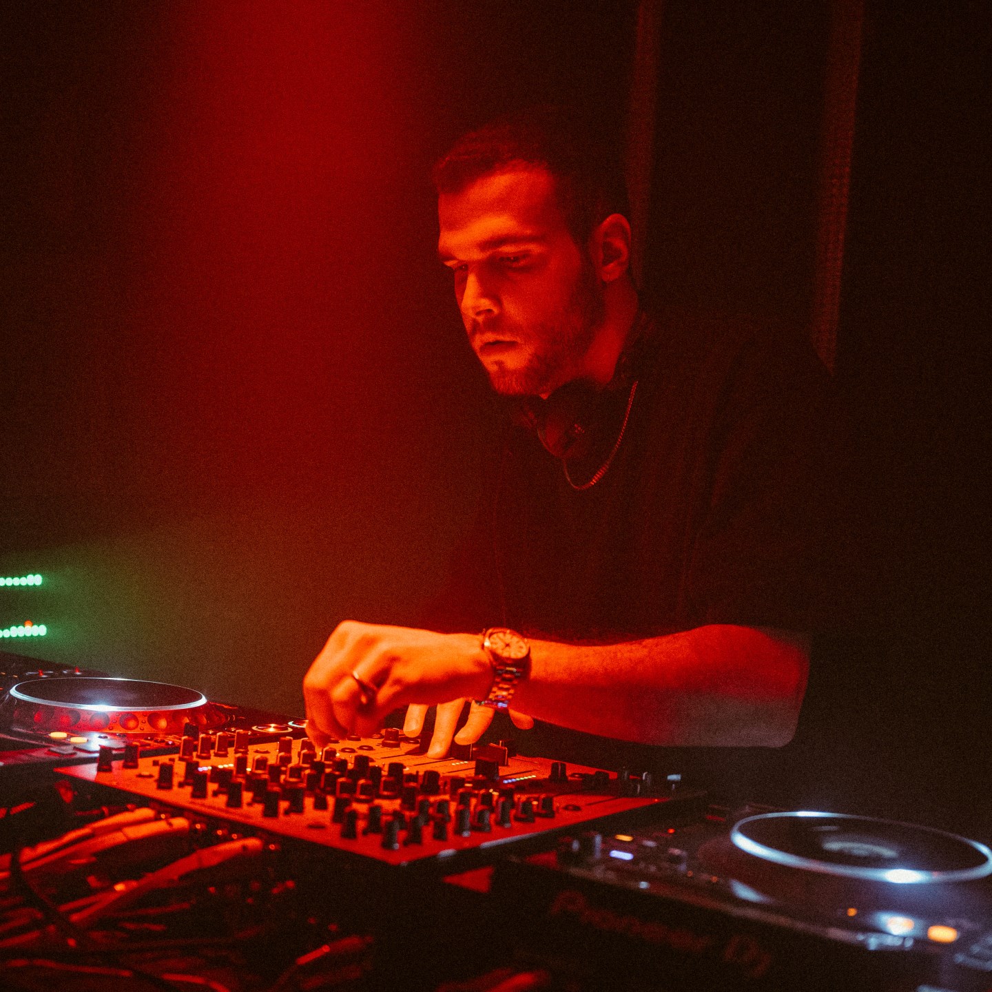 Pol V · Artist Profile