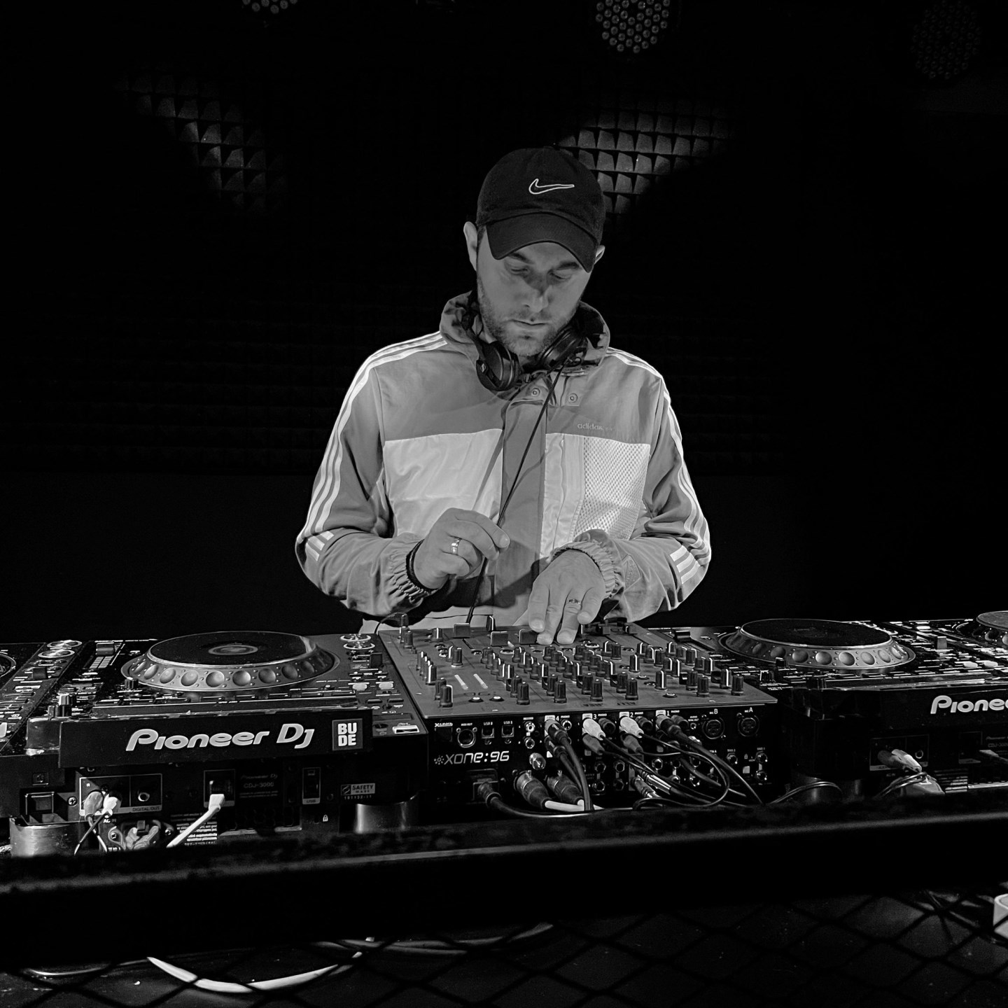 Qara (2) · Artist Profile