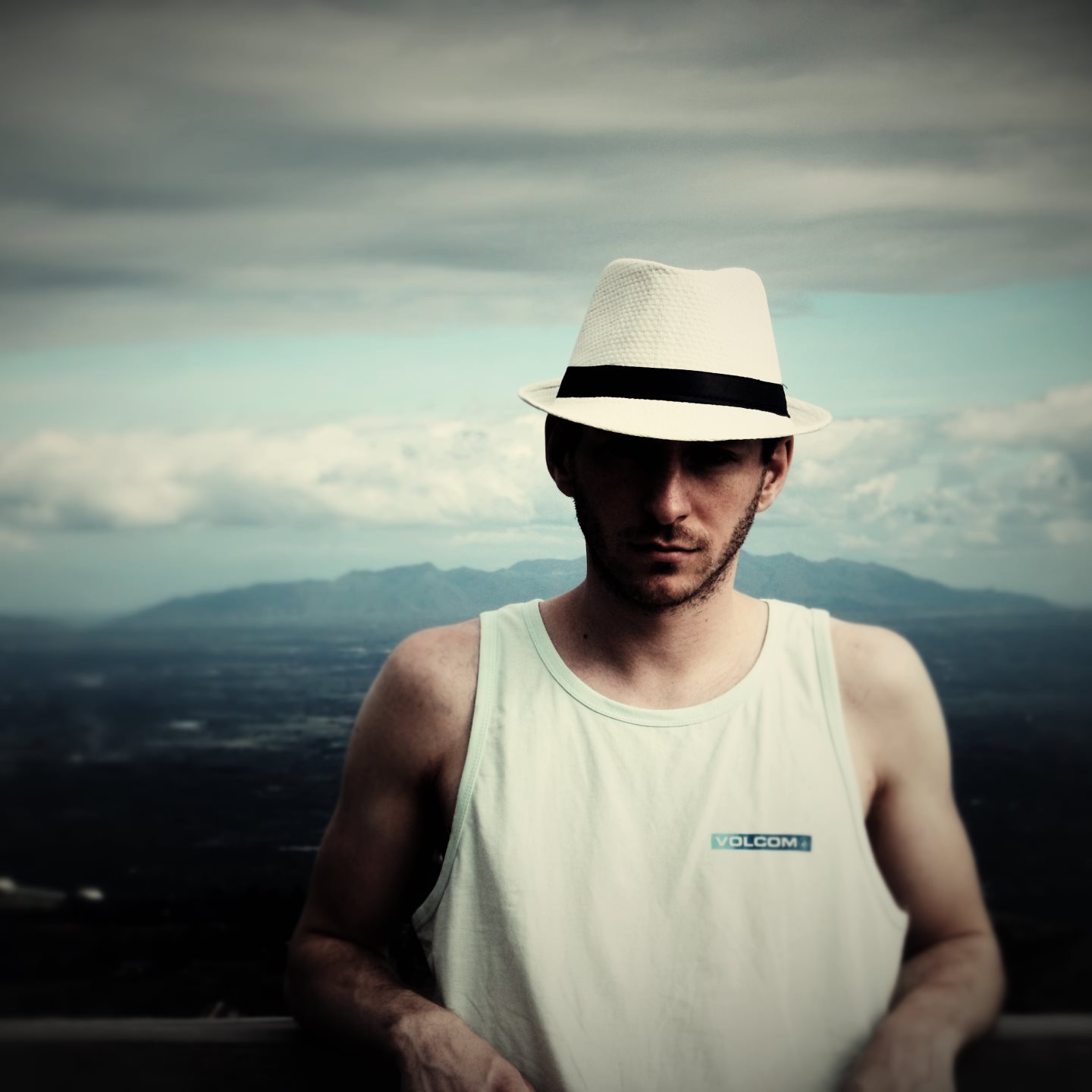 Robert Alexander · Artist Profile