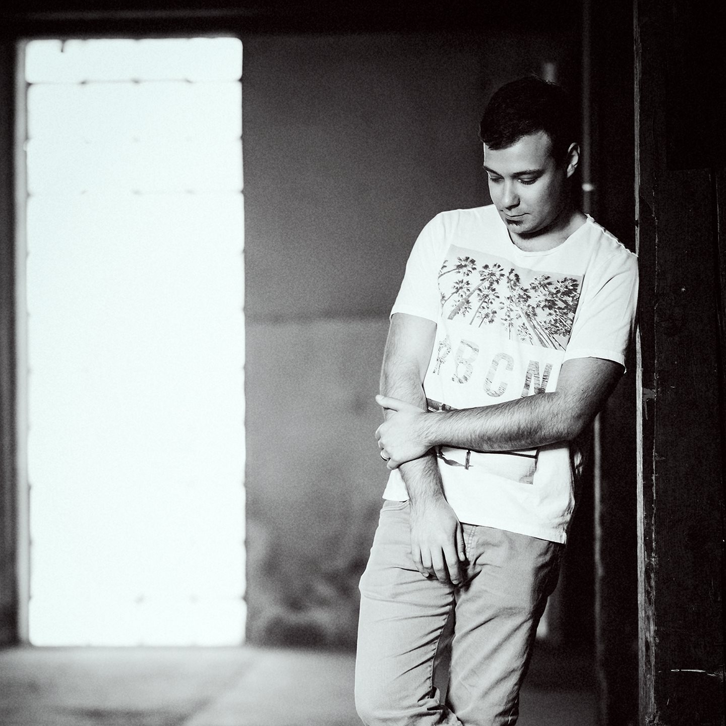 Robert Es · Artist Profile