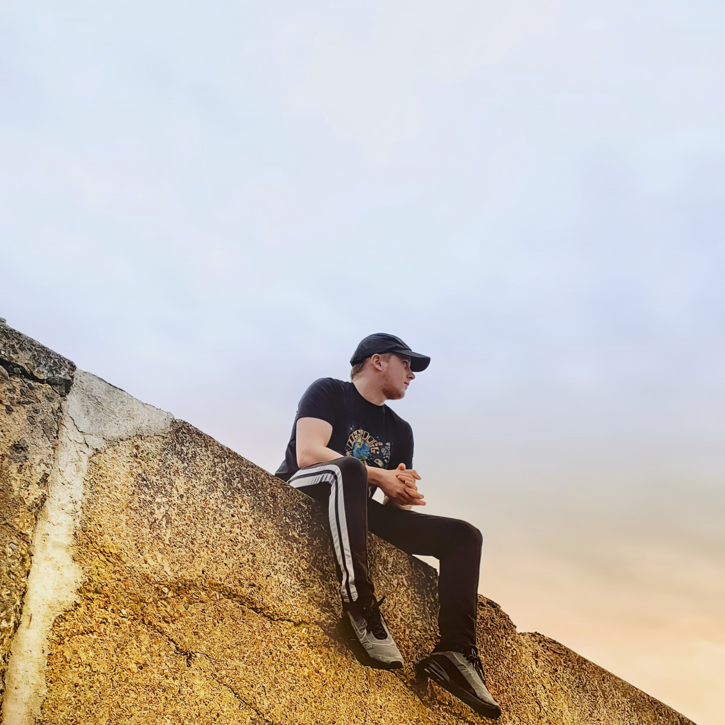 Robin Graham · Artist Profile