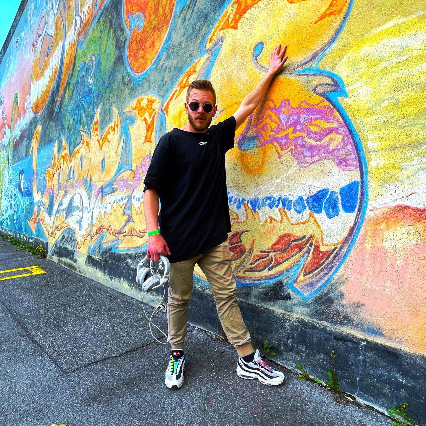 Robin Hassler · Artist Profile