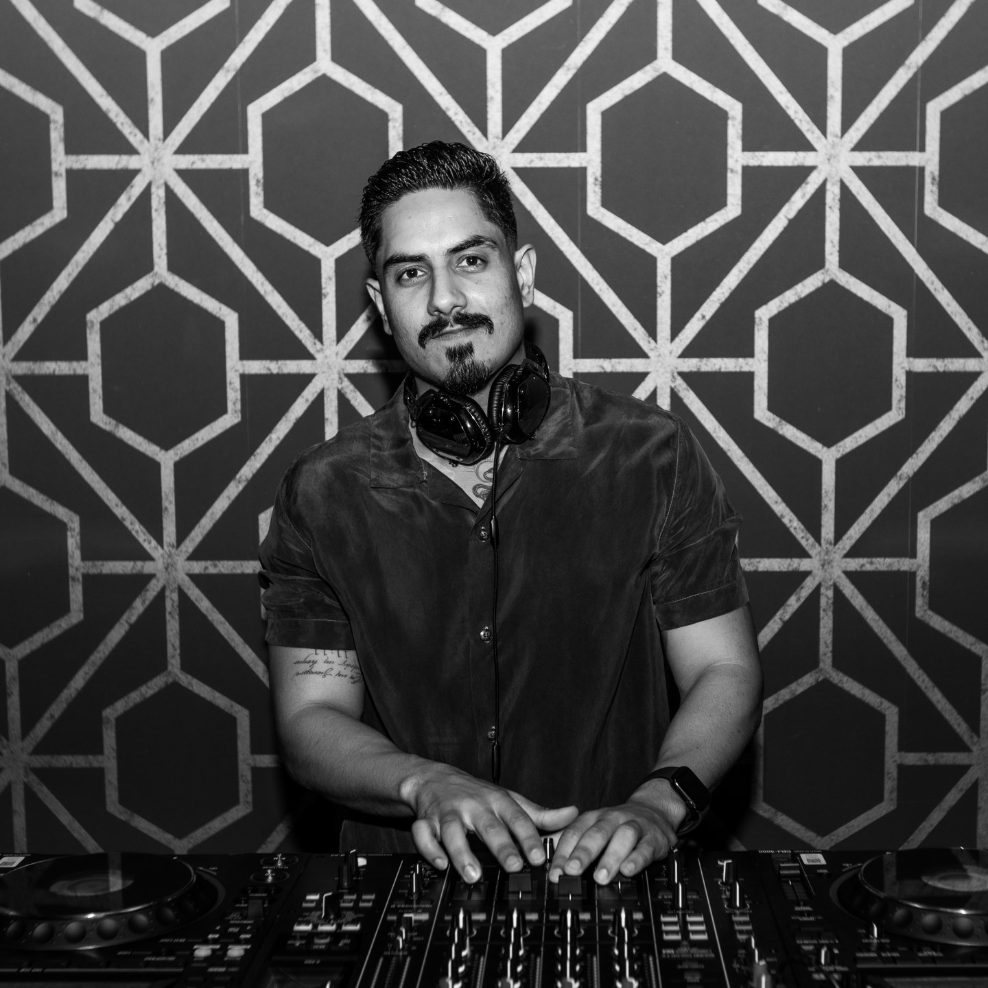 ROBLE (2) · Biography