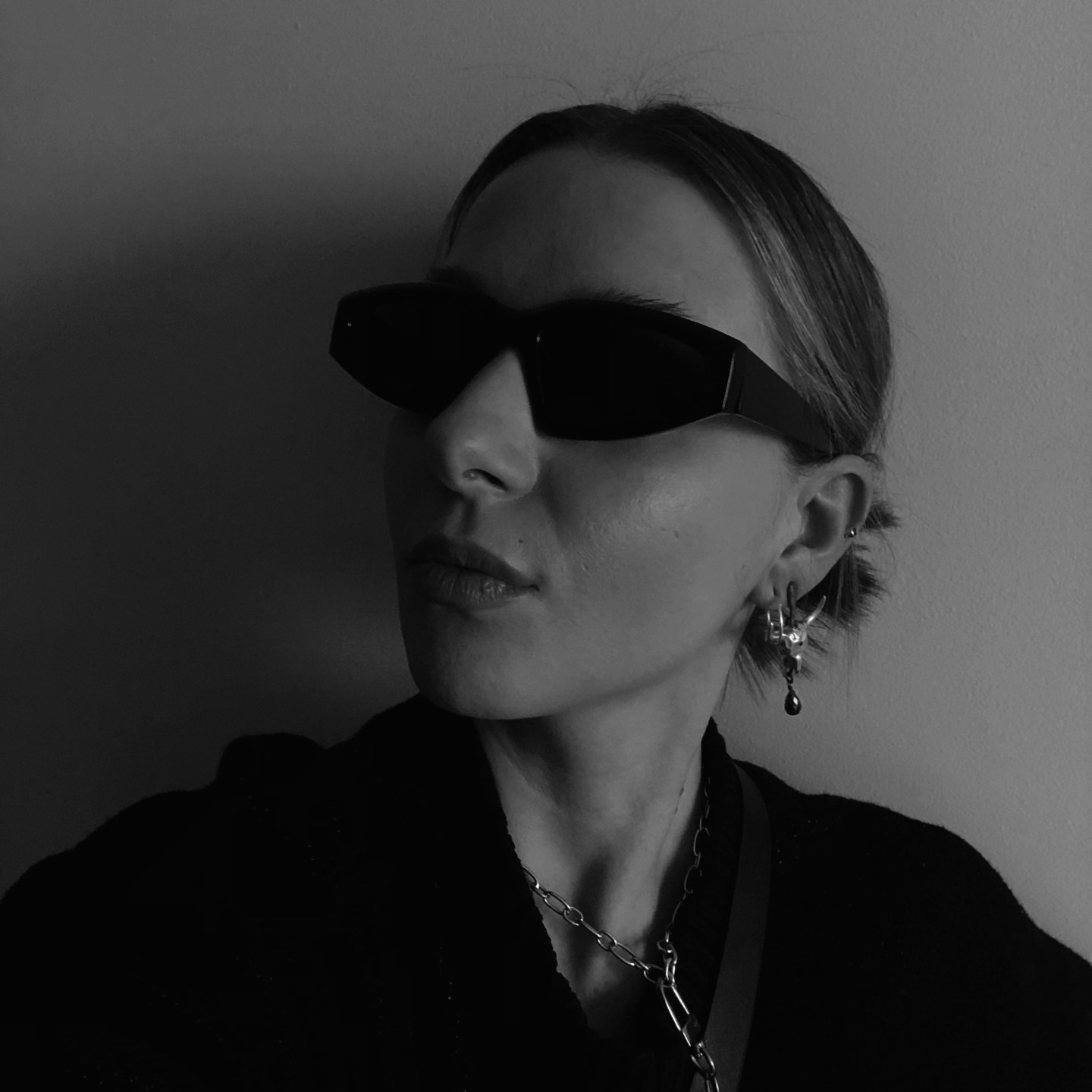 RÖSA · Artist Profile