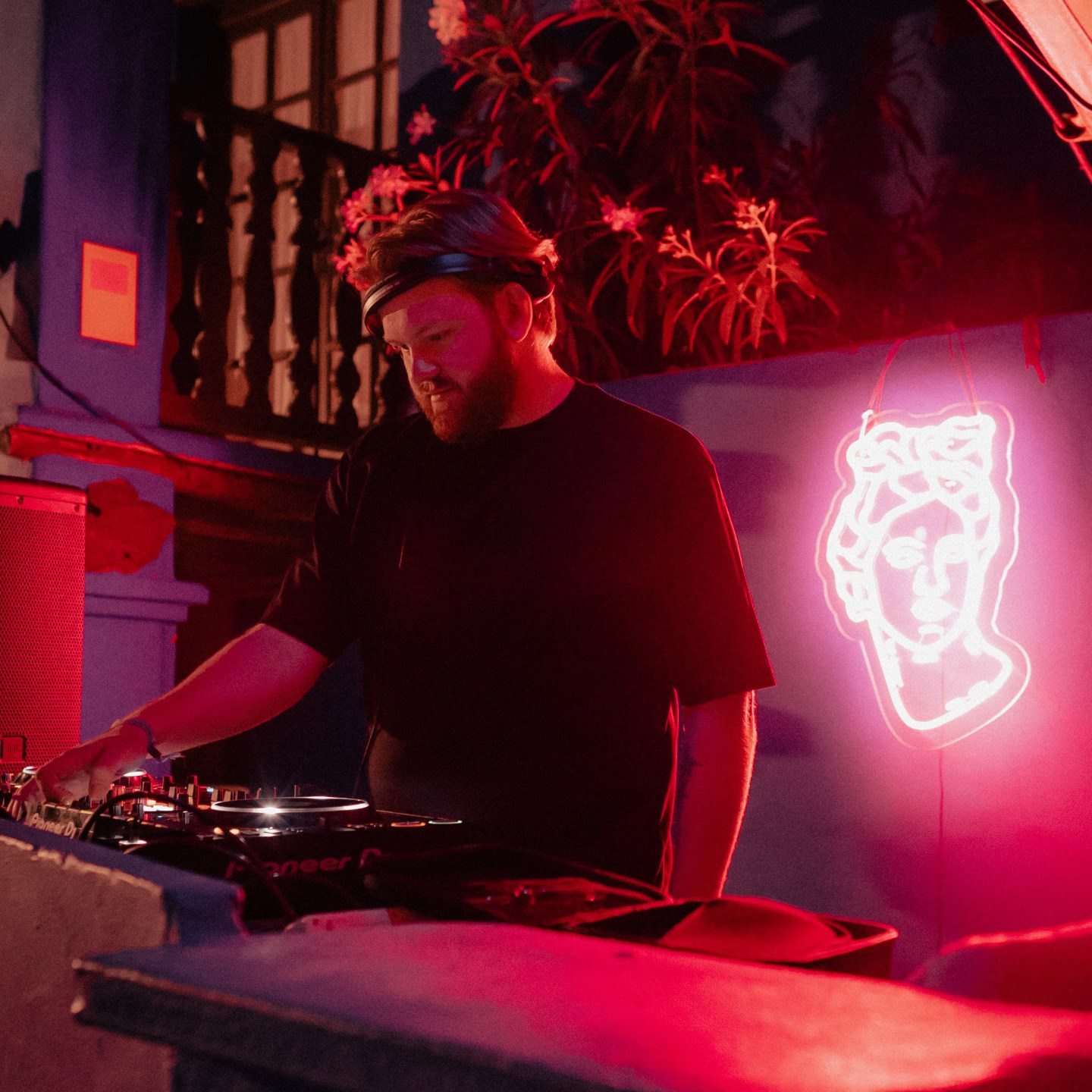 Rusti · Artist Profile