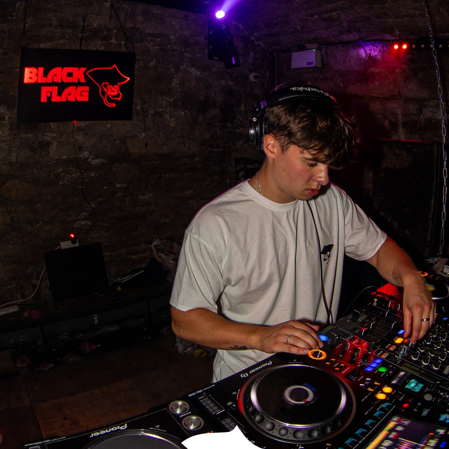 Sam Murray · Artist Profile