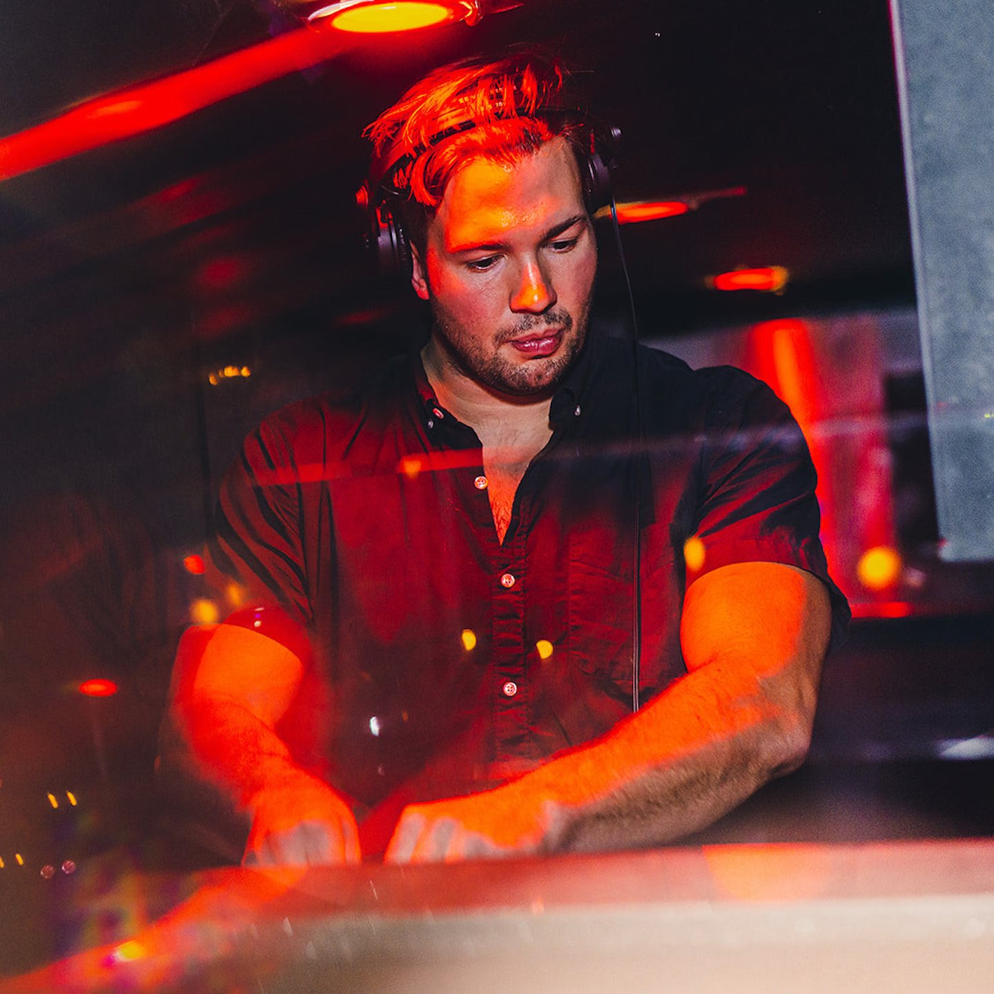 Sam White · Artist Profile