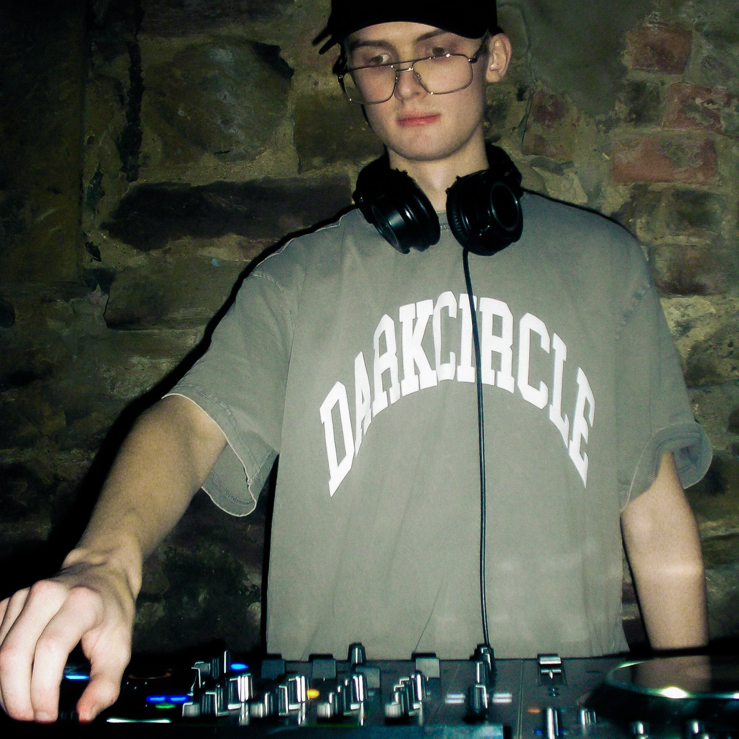 Sandy Woodhouse · Artist Profile