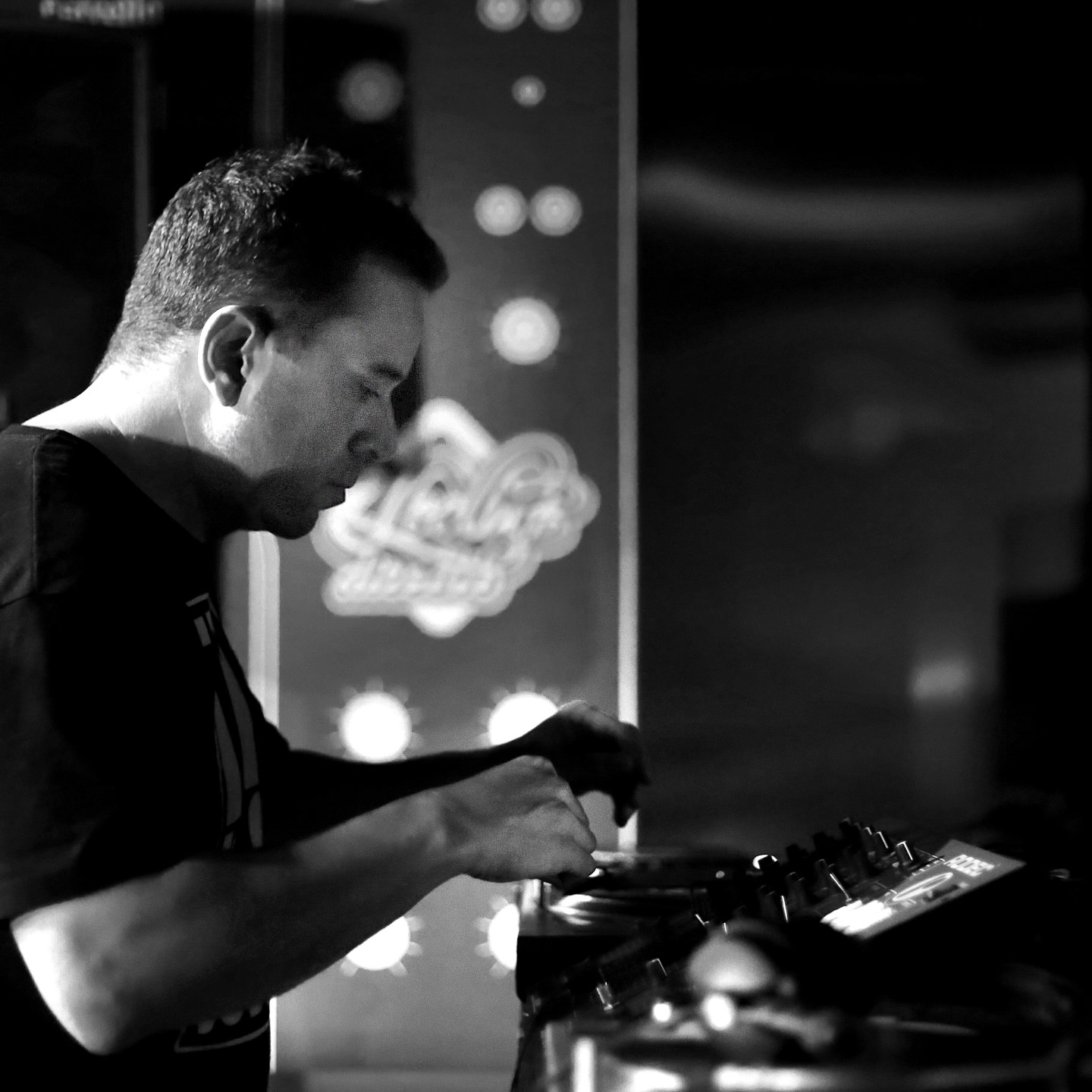 Sergio Amaro · Artist Profile