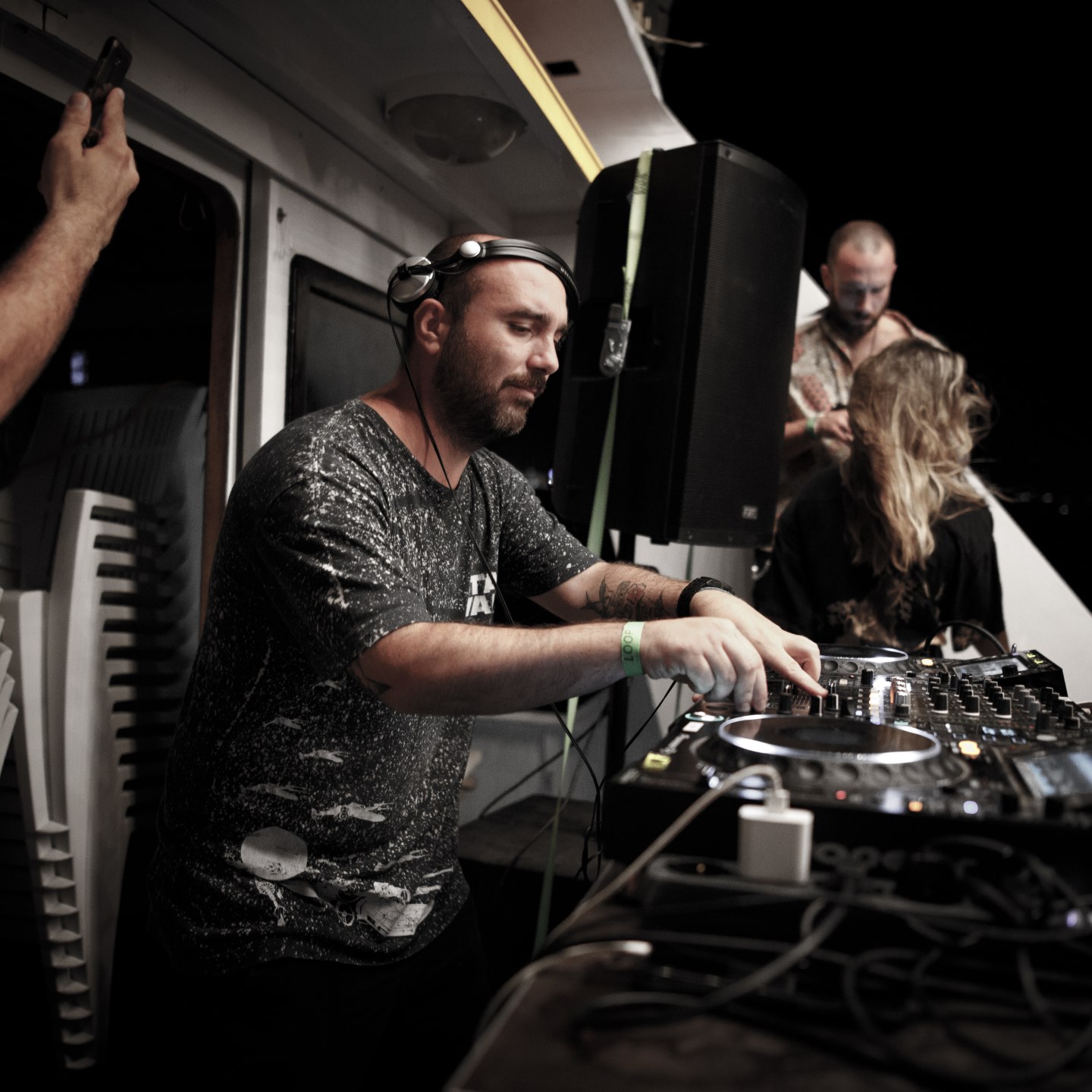 Simon Carr · Artist Profile