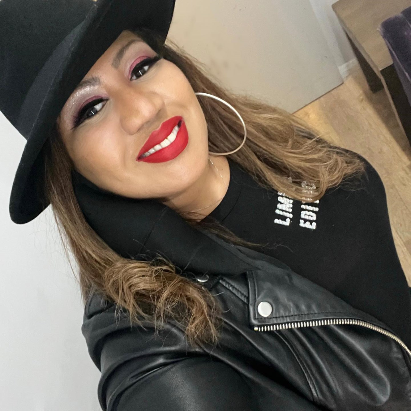 Simone Denny · Artist Profile