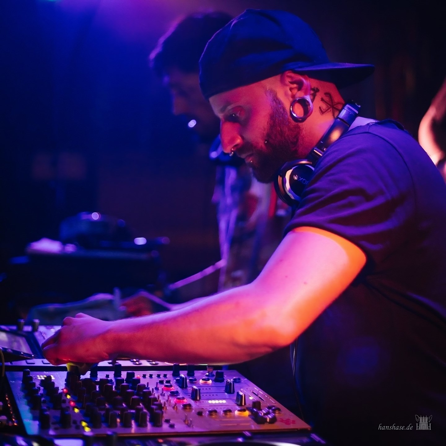 Sisyphos · Artist Profile