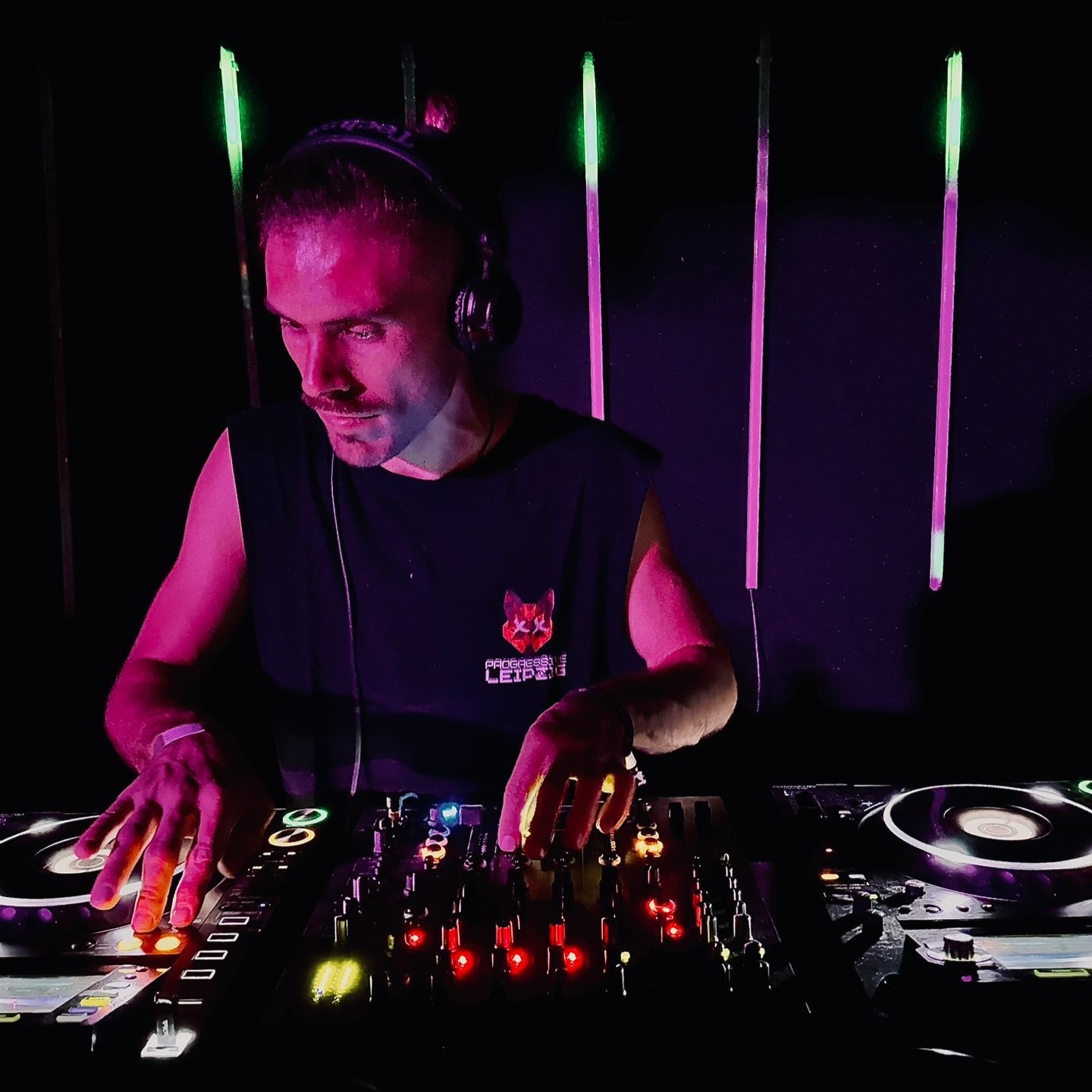 Skoria · Perfil del artista