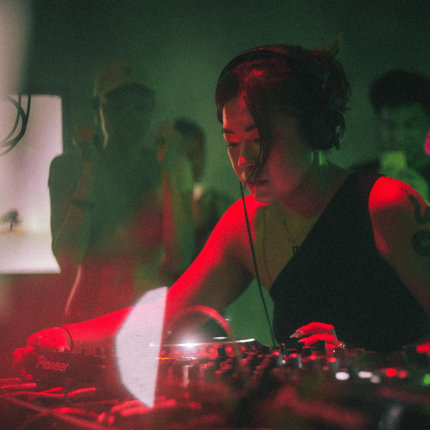 Slinky Kinky · Artist Profile