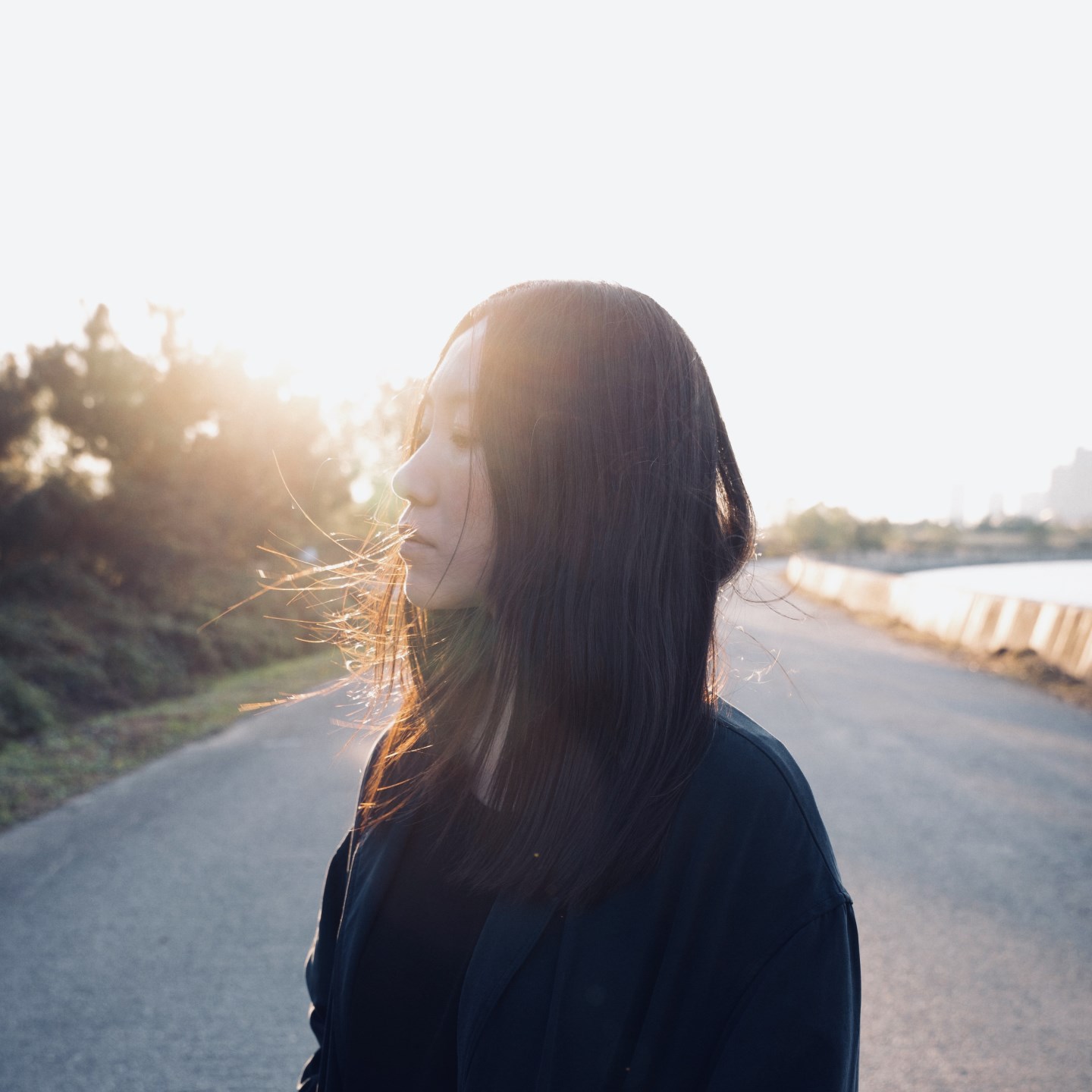 SUNA · Artist Profile