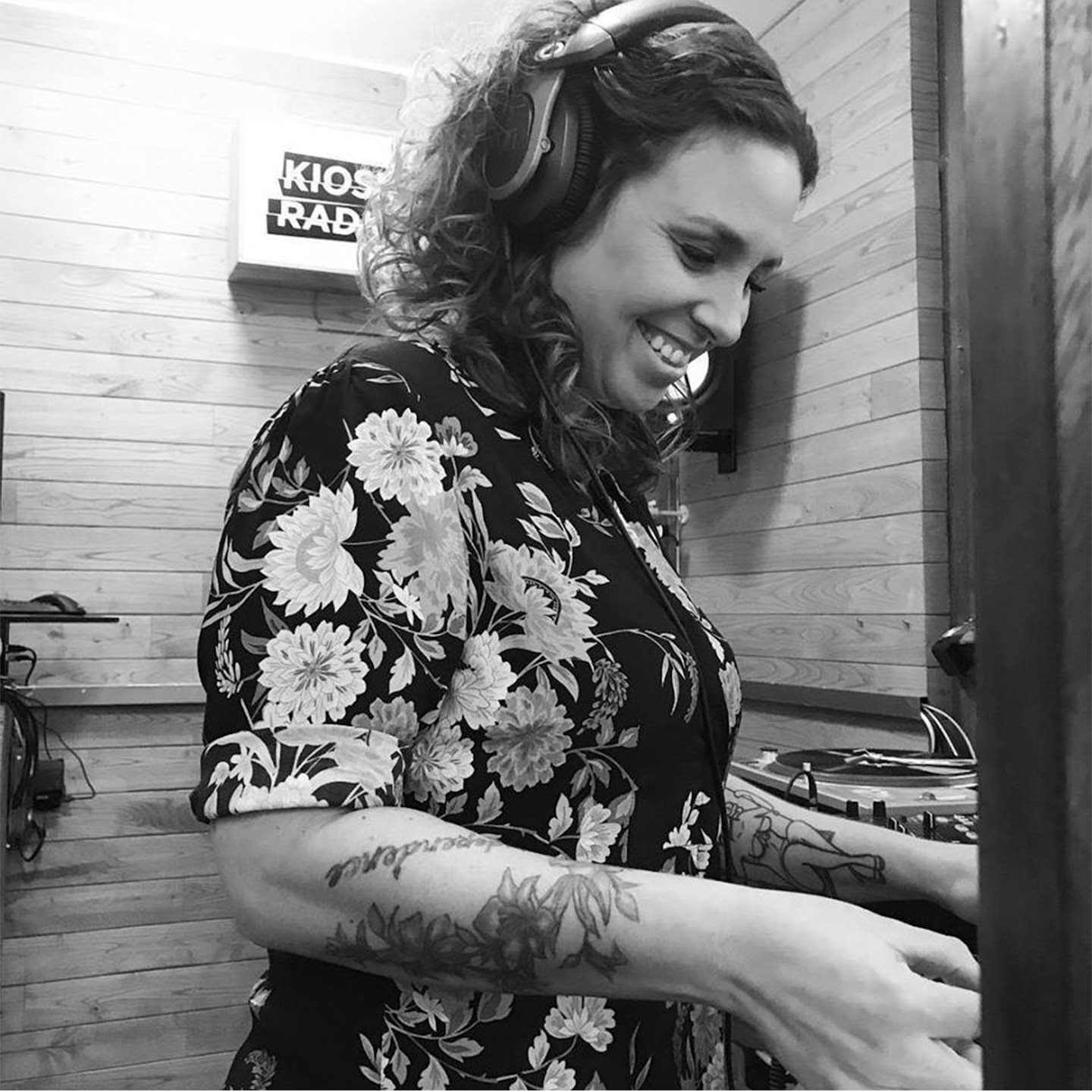 Sundae Sue · Artist Profile