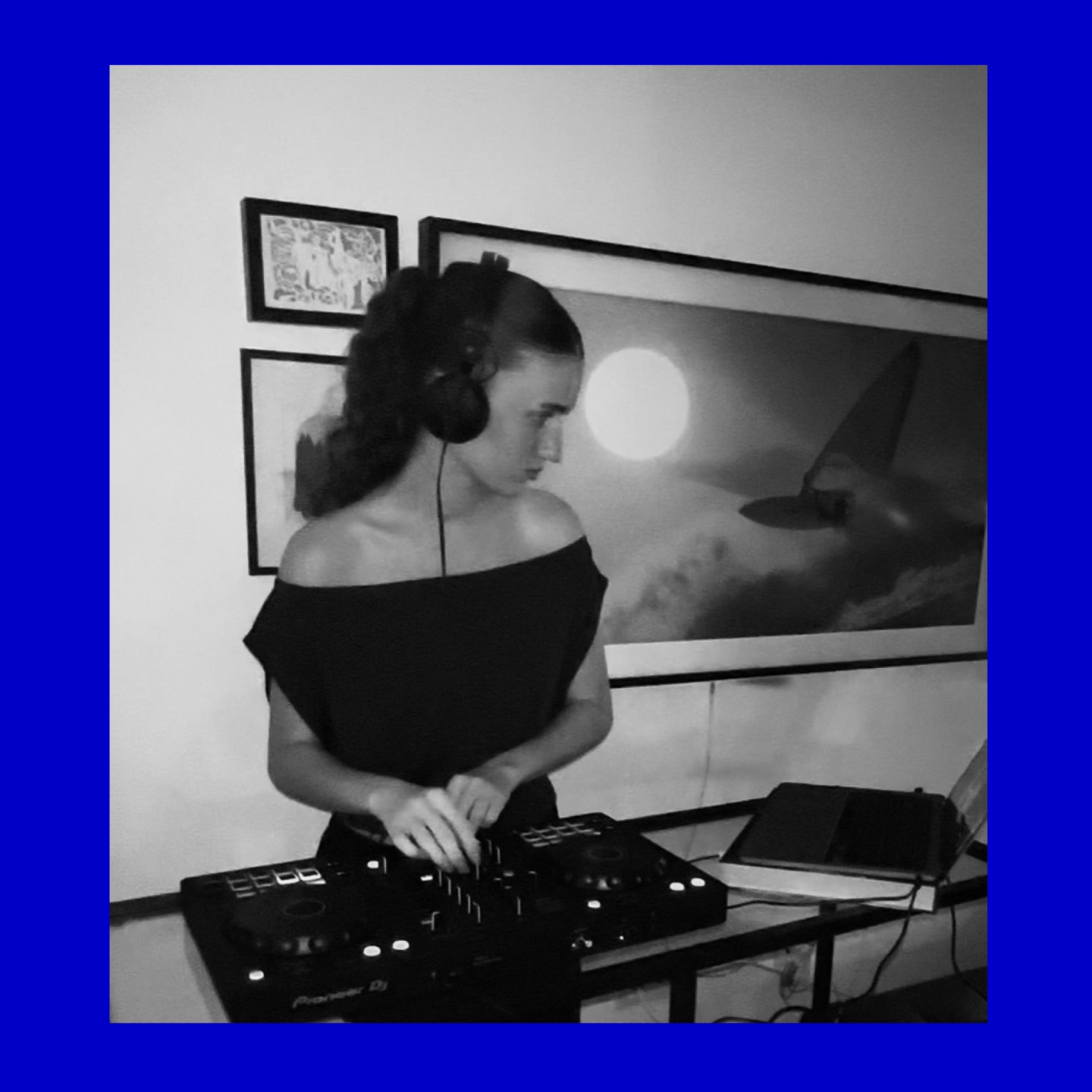 suzu · Artist Profile