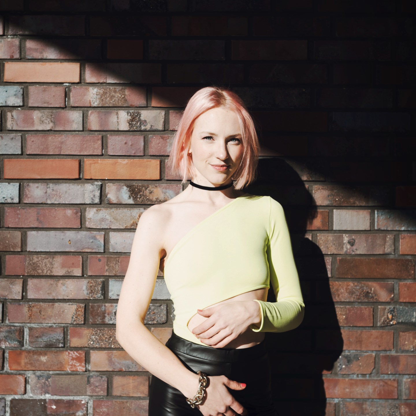 Sylvie Miles · Biografie