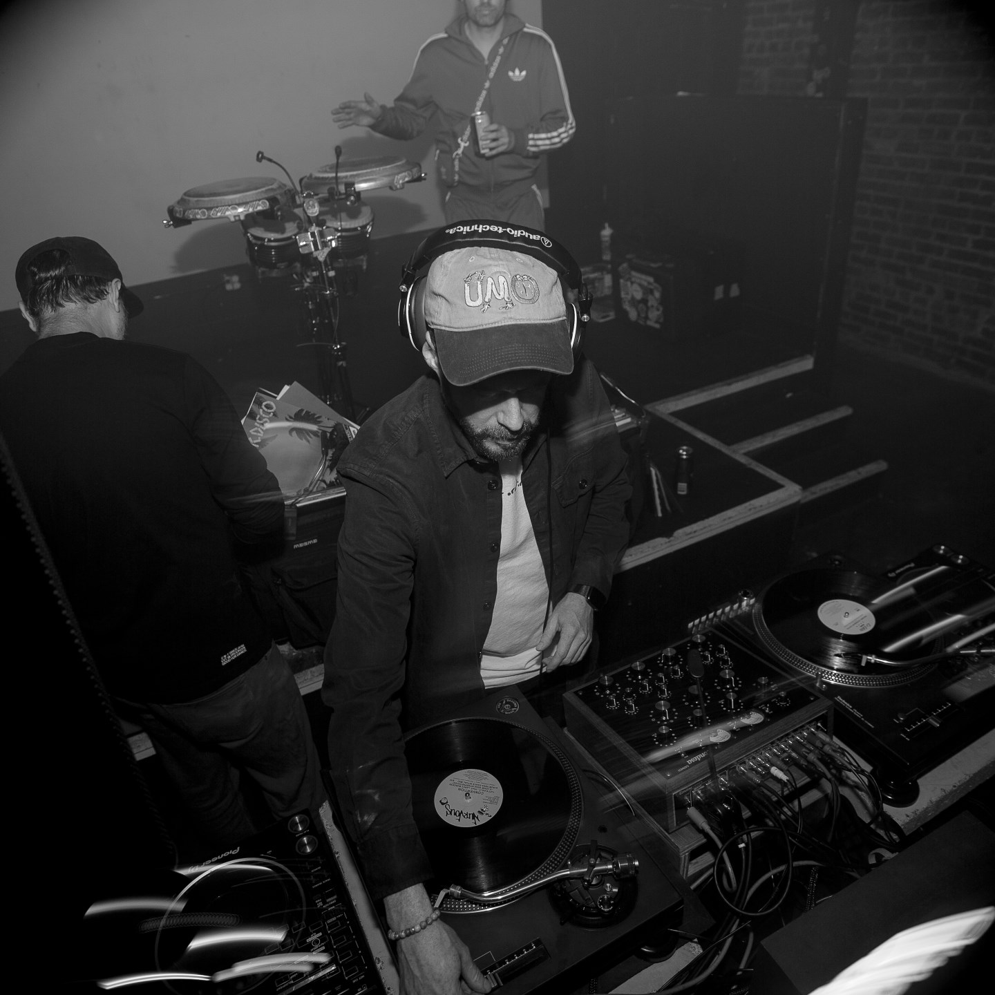 Théque Support · Artist Profile