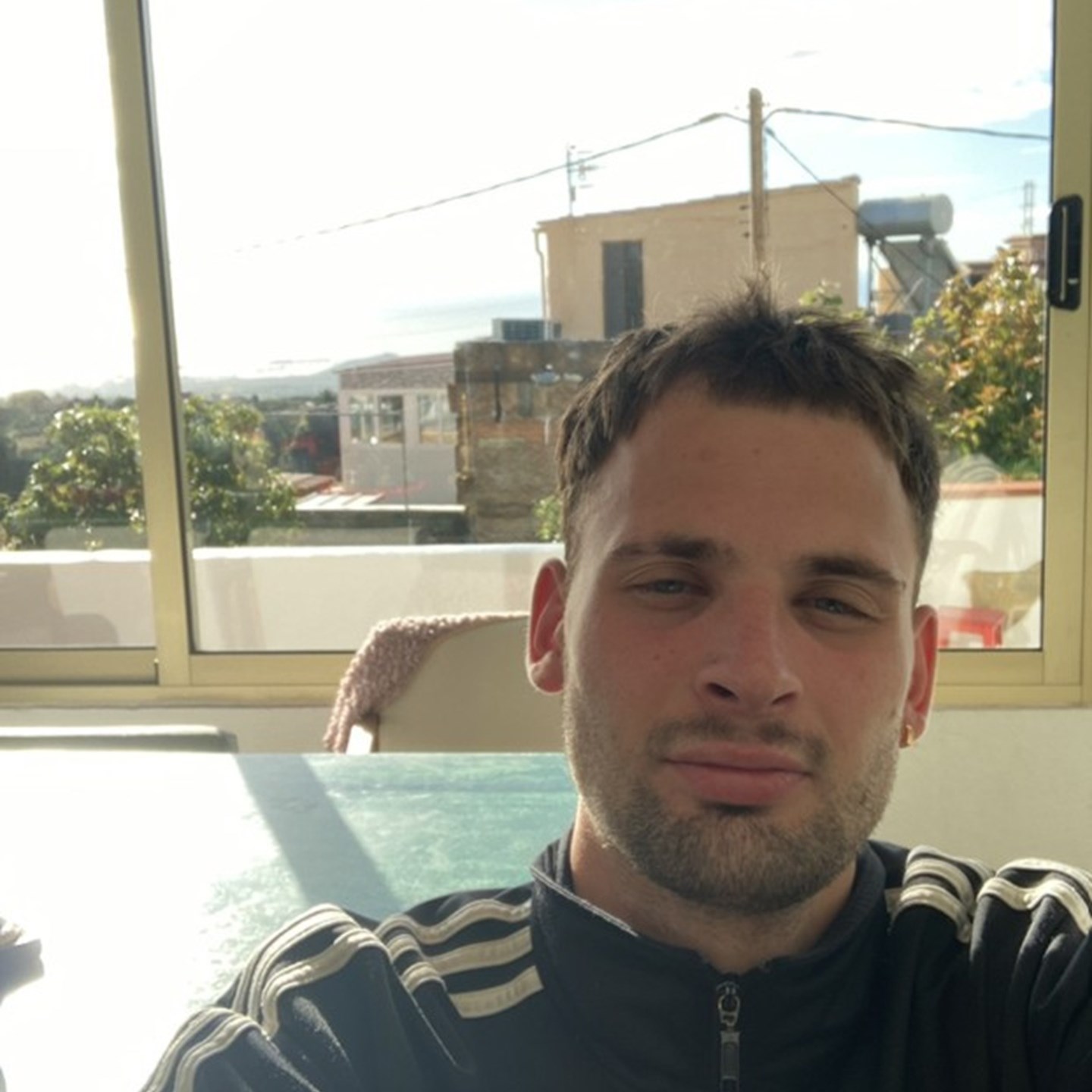 Toni Coach · Artist Profile