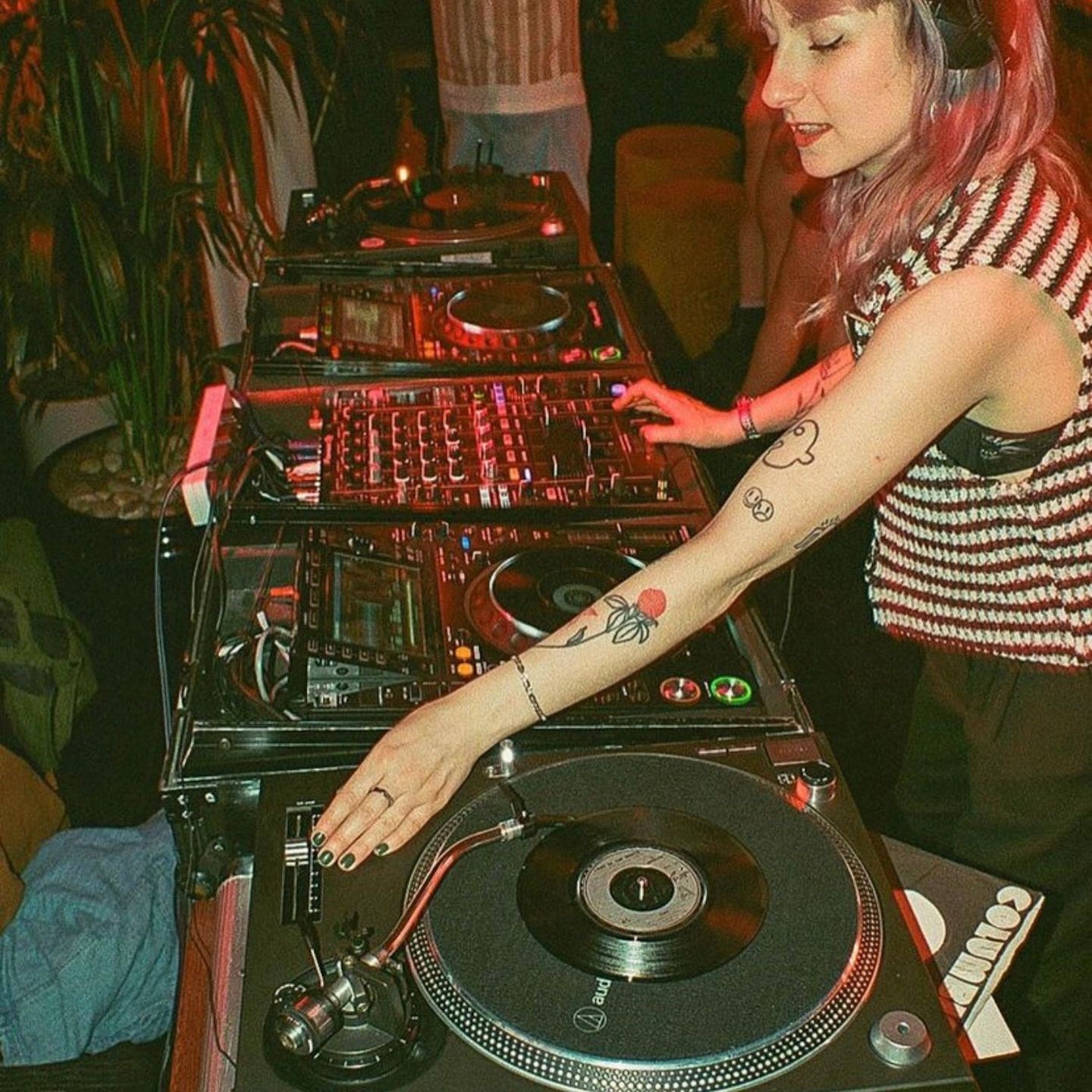 Toni McVey · Artist Profile