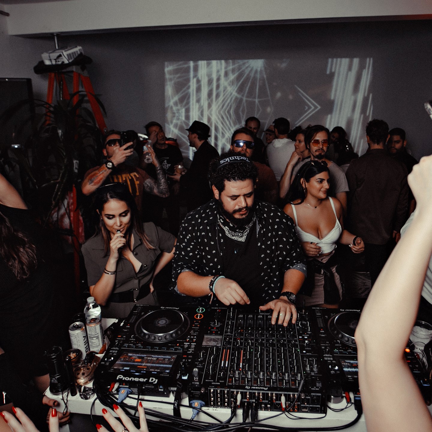 Tony L Issac · Artist Profile