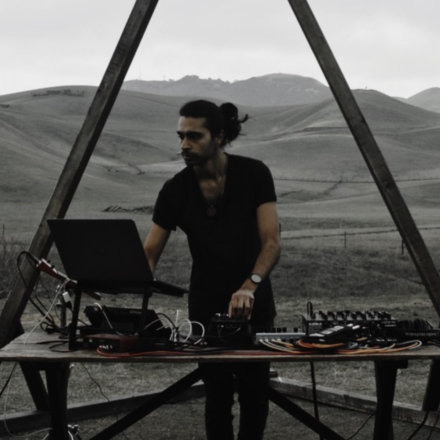 Tōsh · Artist Profile