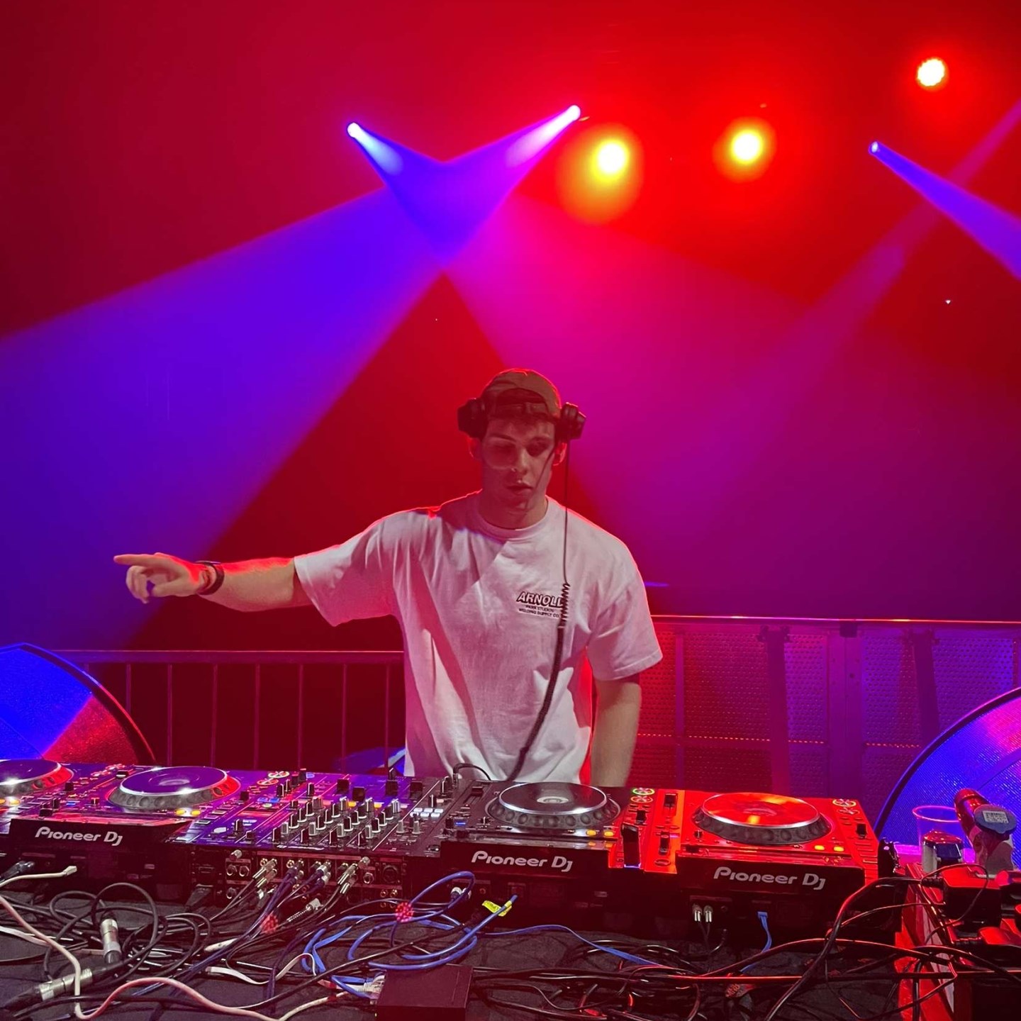 T Simm · Artist Profile