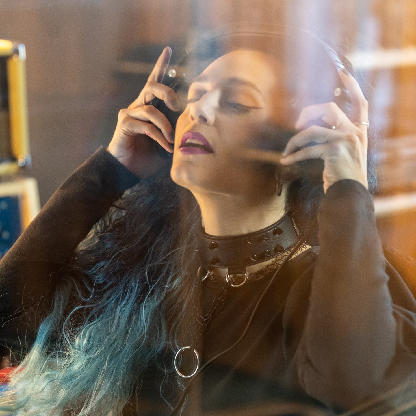 VALENTIN (2) · Artist Profile