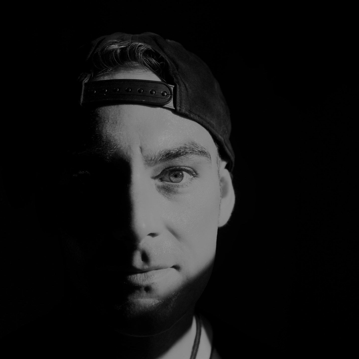 VAN SORGEN · Artist Profile