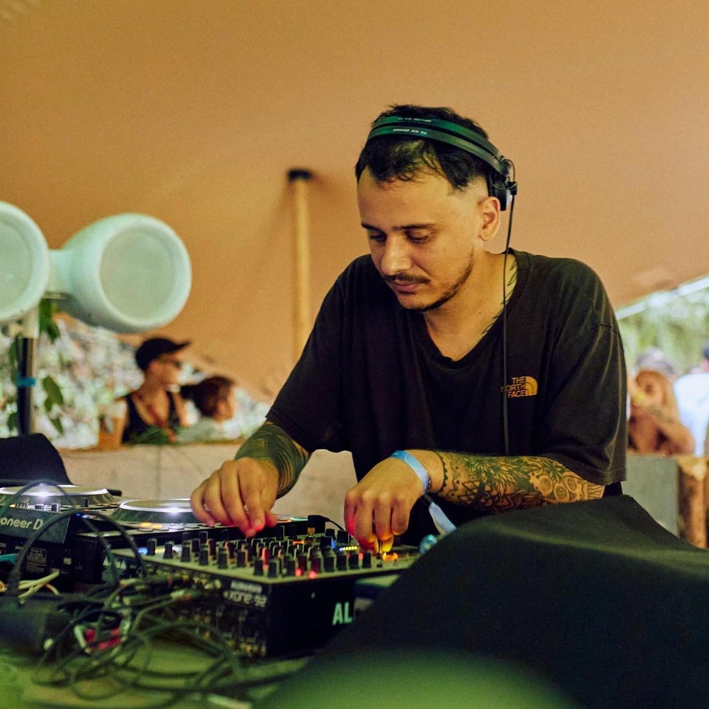 Vasko · Artist Profile