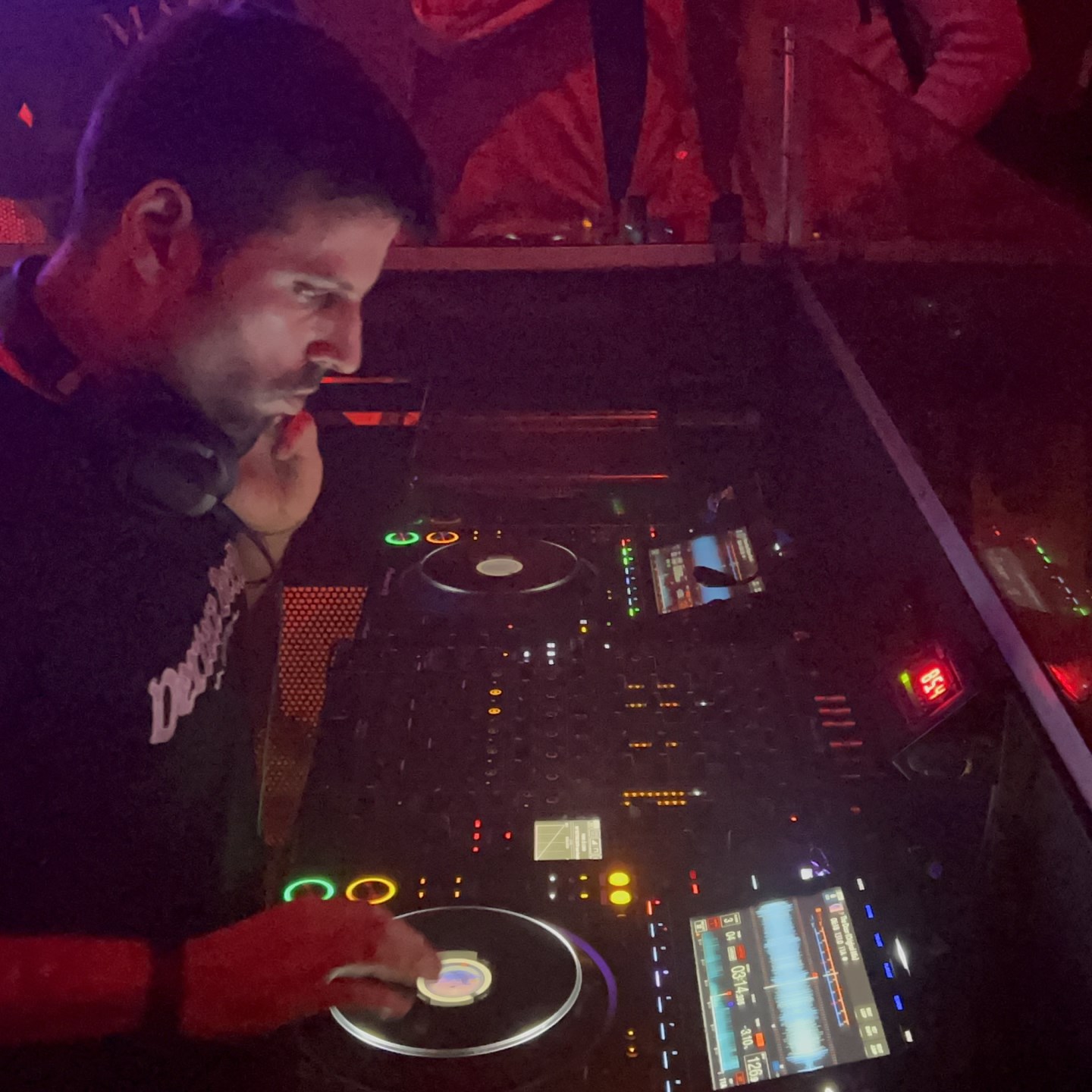 VIKTOR DURDEN · Artist Profile